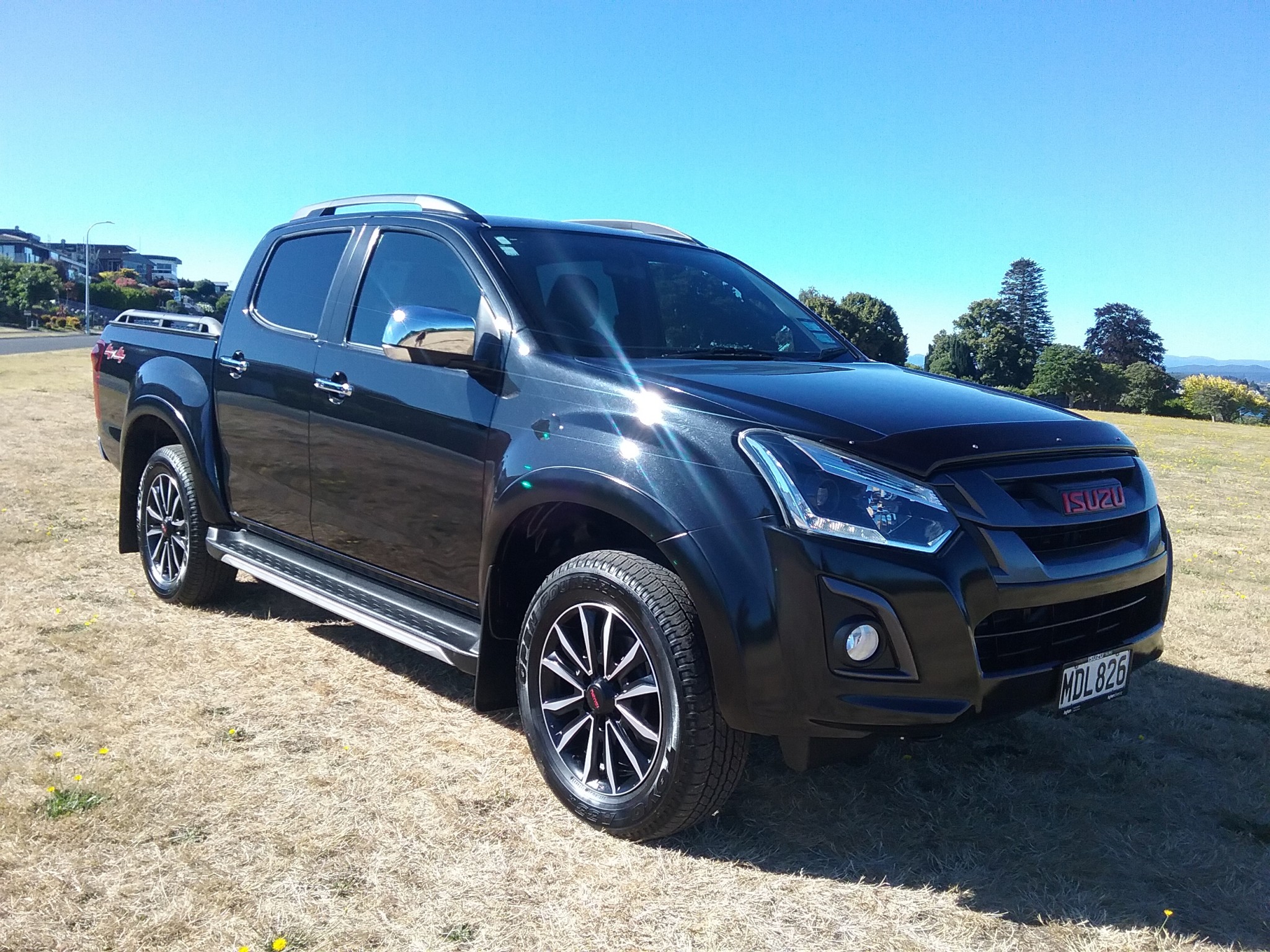 Isuzu D-MAX 2019 | LS-T DC 3.0D/4WD/6AT
