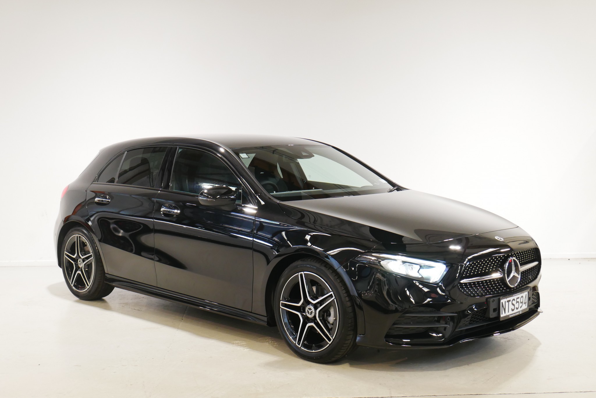 Mercedes-Benz A 180 2021 | A180 AMG line