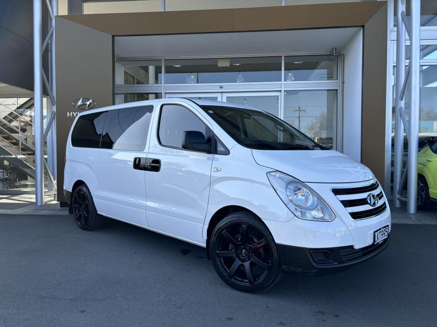 Hyundai iLoad 2018 | 2.5 CRDI AUTO