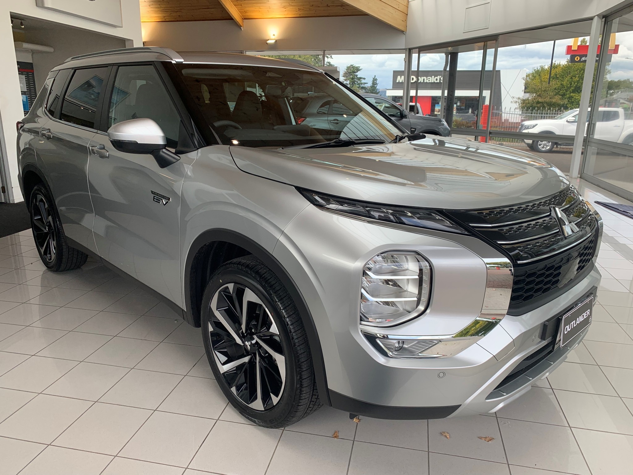 Mitsubishi Outlander 2025 | XLS PHEV/4WD/AT