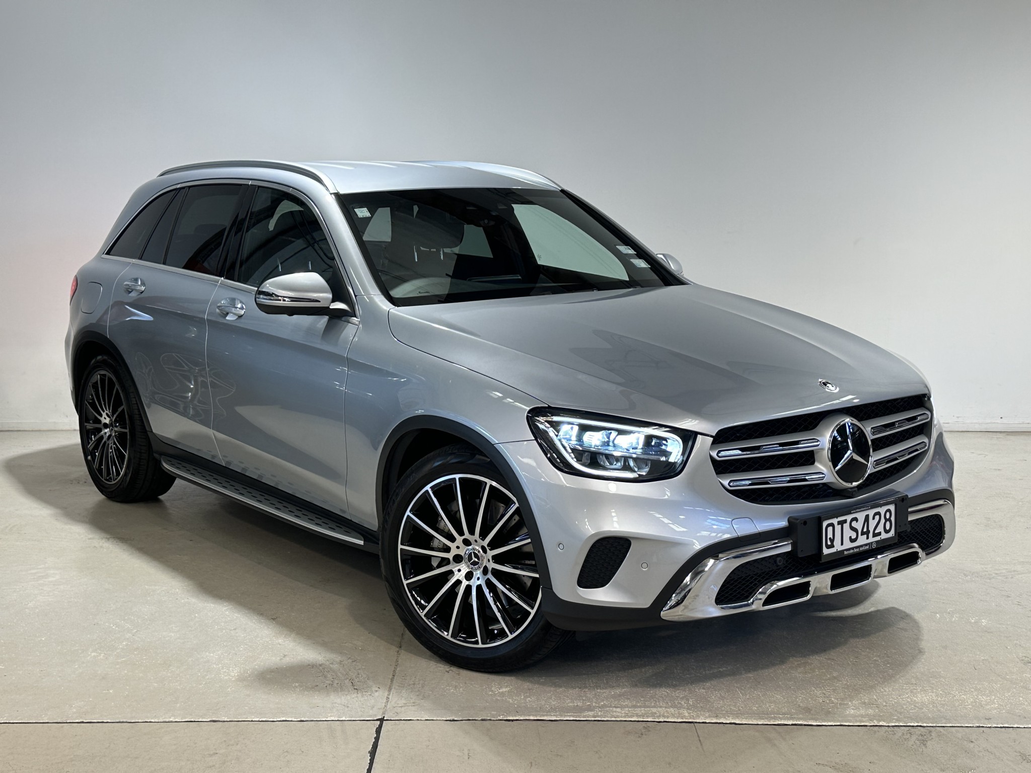 Mercedes-Benz GLC 300 e 2022 | GLC300 E PHEV/4WD/9AT
