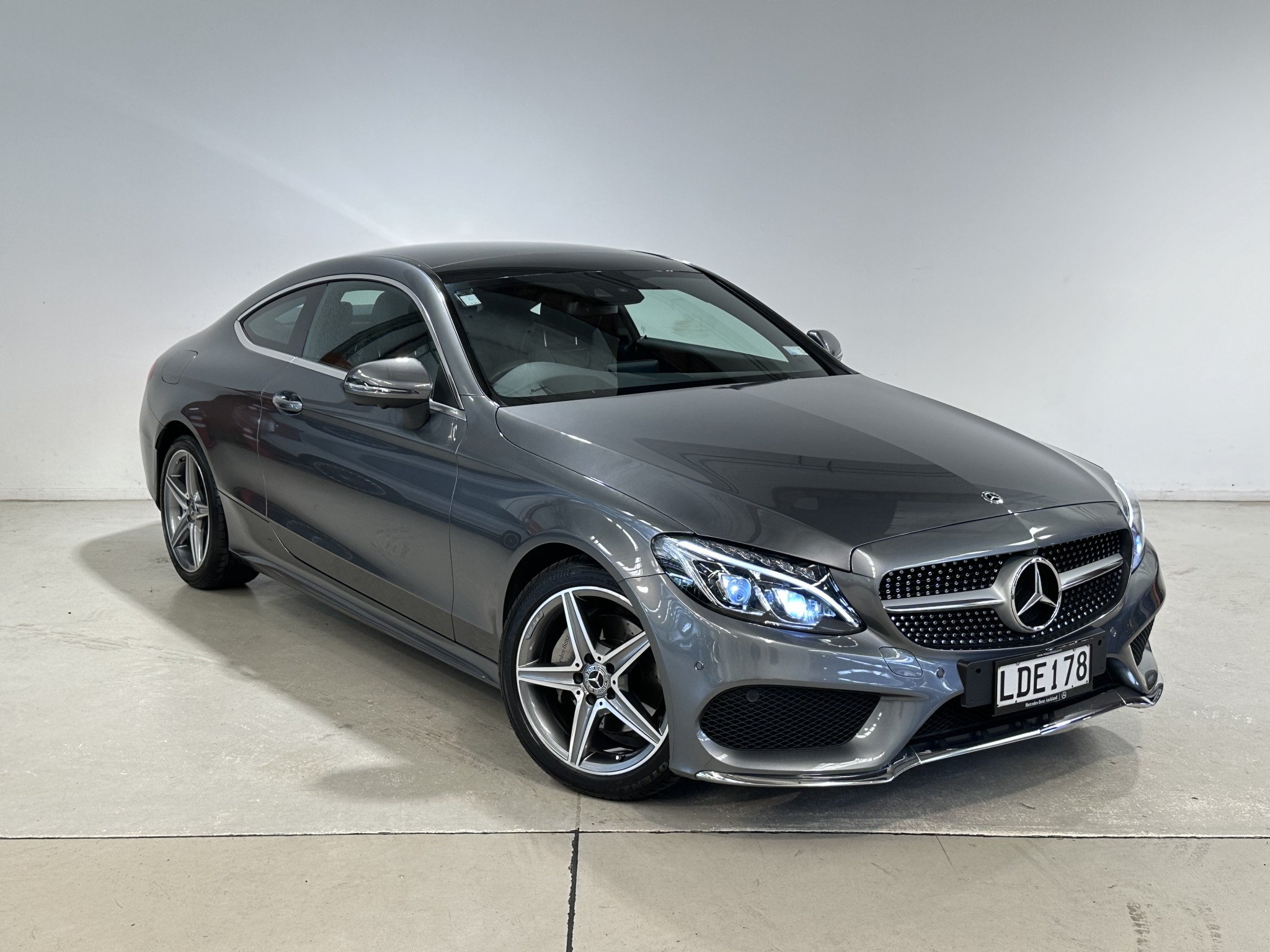 Mercedes-Benz C 200 2018 | C 200 Coupe 2.0P/9AT