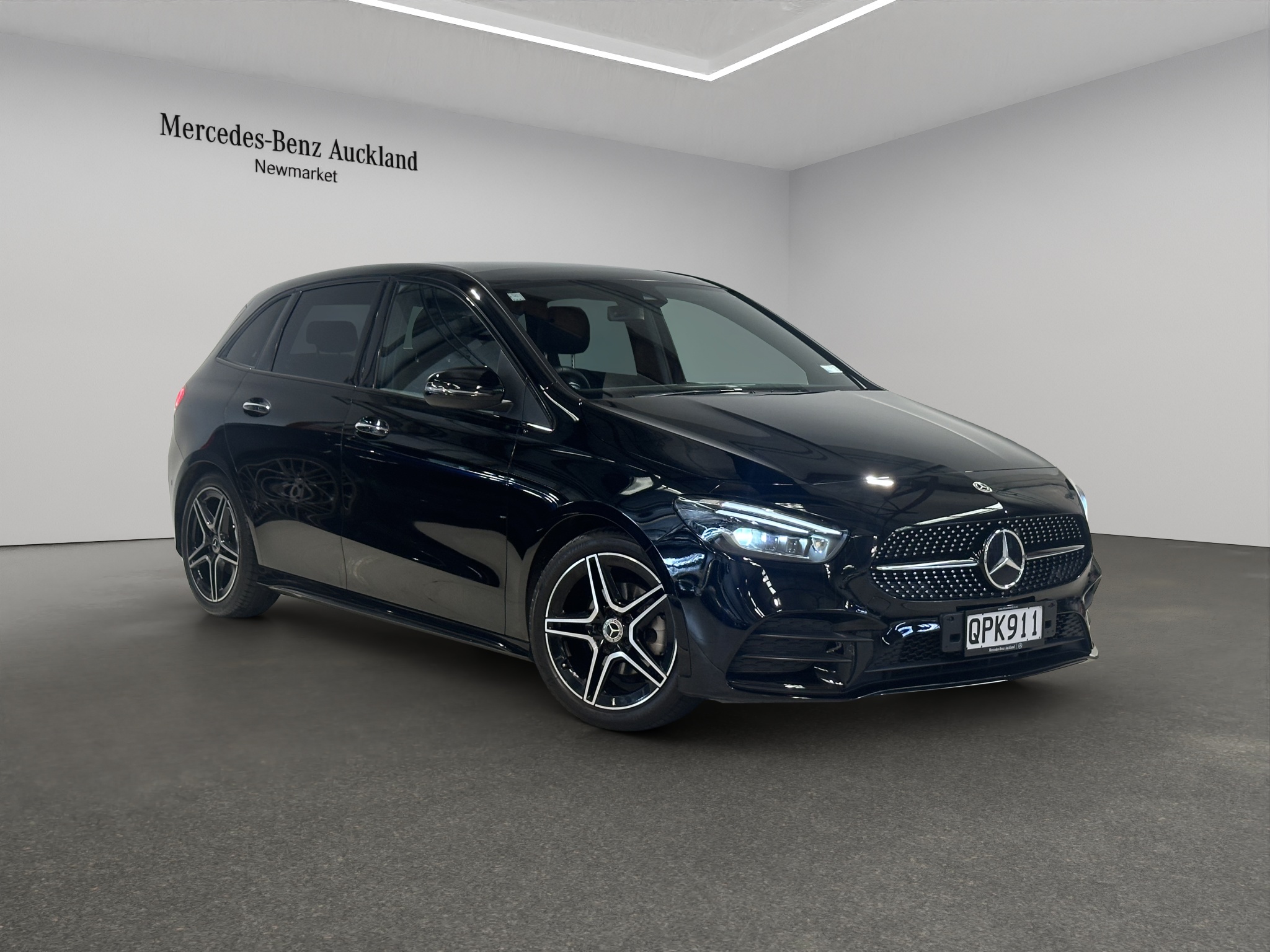 Mercedes-Benz B 180 2023 | B180 1.3P/7AT