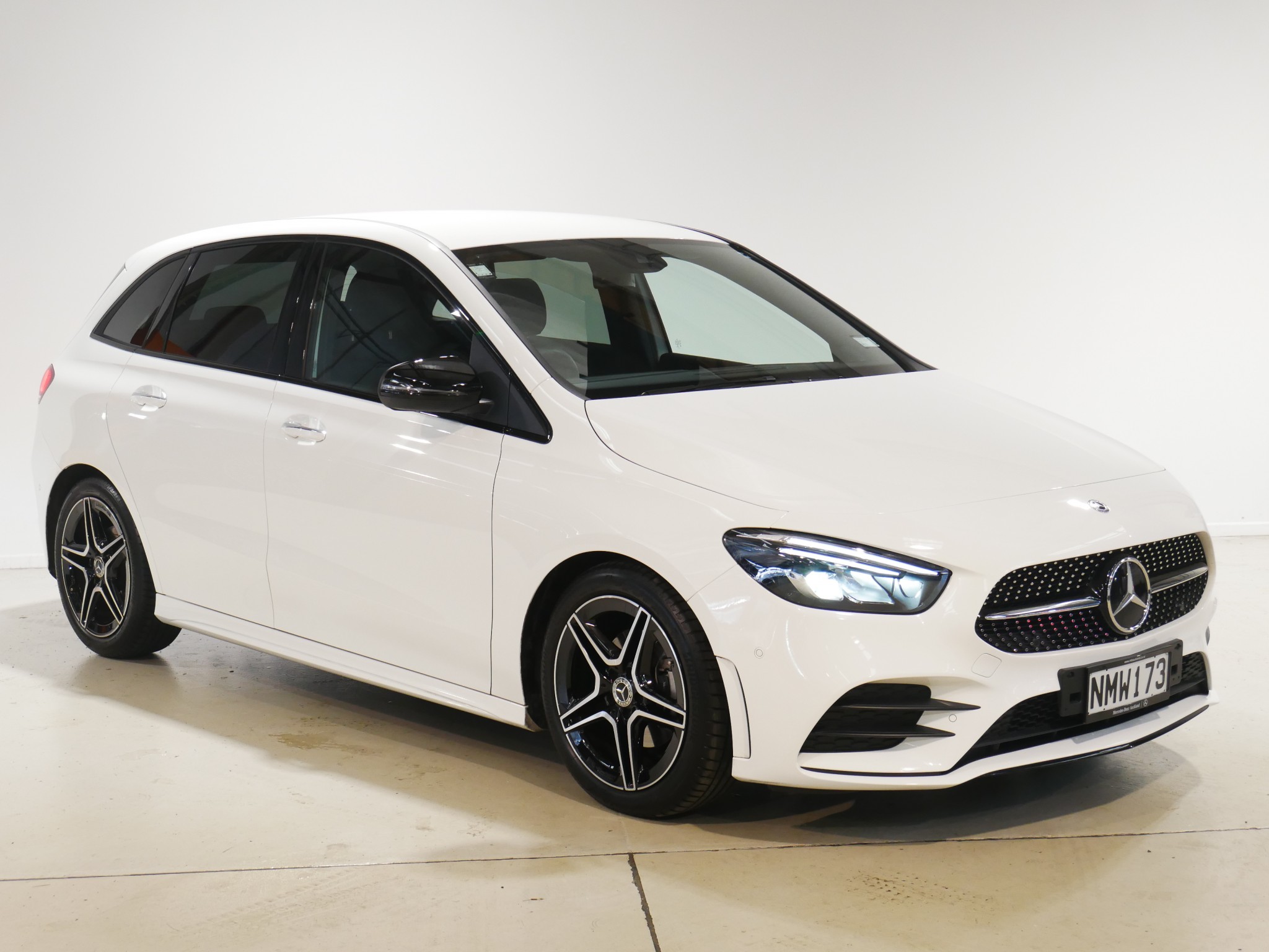 Mercedes-Benz B 180 2020 | B180 AMG line
