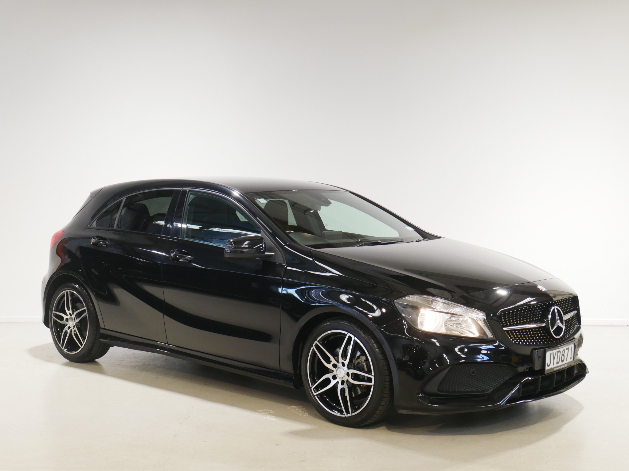 Mercedes-Benz A 180 2016 | A180 AMG line