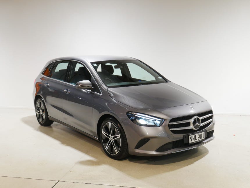 Mercedes-Benz B 180 2021 | B180 1.3P/7AT