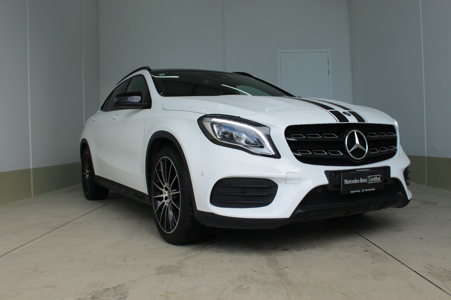 Mercedes-Benz GLA 250 2018 | 4MATIC 2.0P/4WD WhiteArt Edition