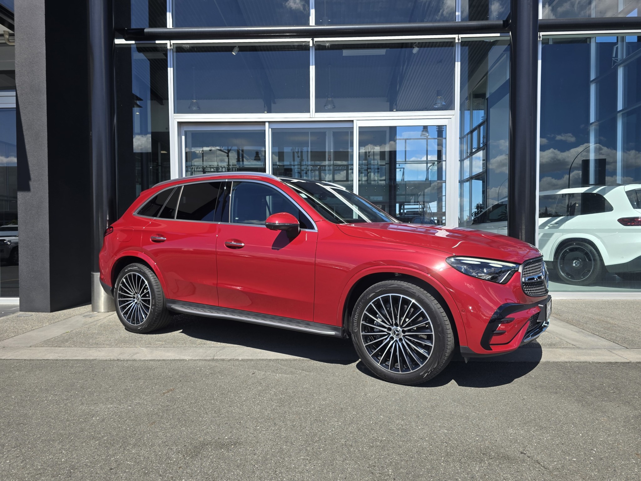 Mercedes-Benz GLC 300 2024 | AMG Line 2.0L Turbo Petrol 190kw GLC300