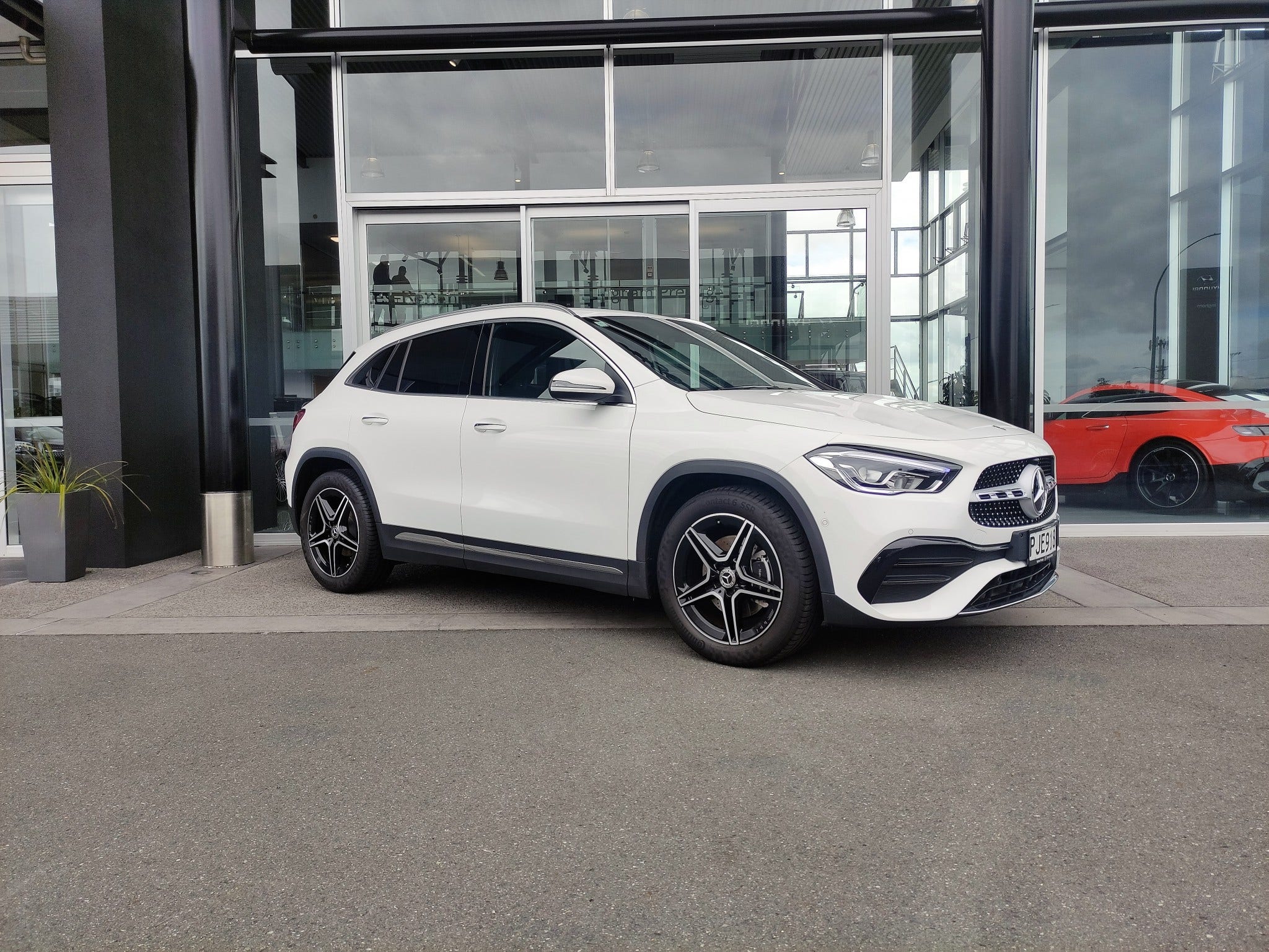 Mercedes-Benz GLA 200 2022 | 1.3L Turbocharged, 7G-DCT 7-Speed Automatic