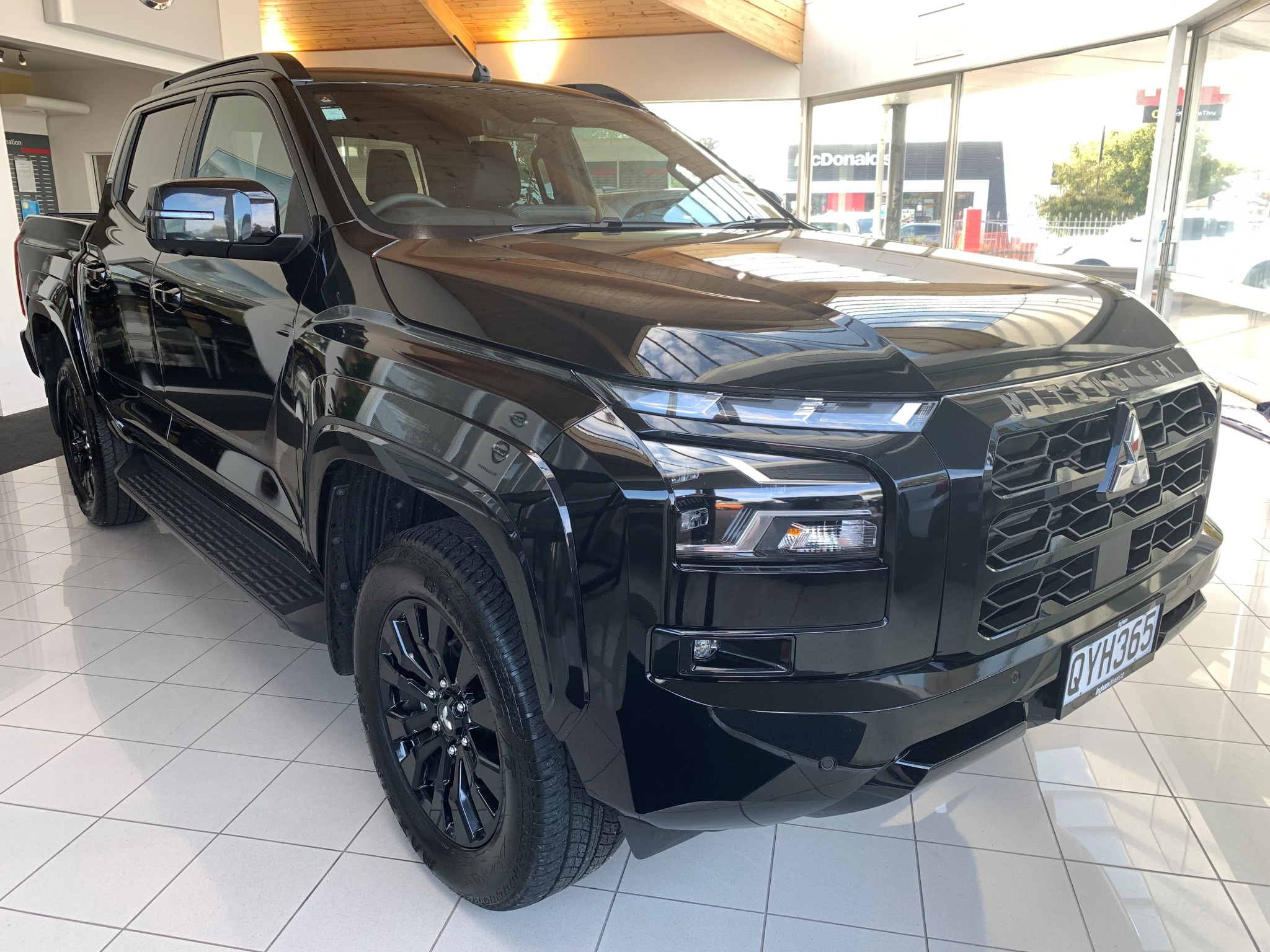 Mitsubishi Triton 2024 | DC VRX 4WD 6AT 2.4DT