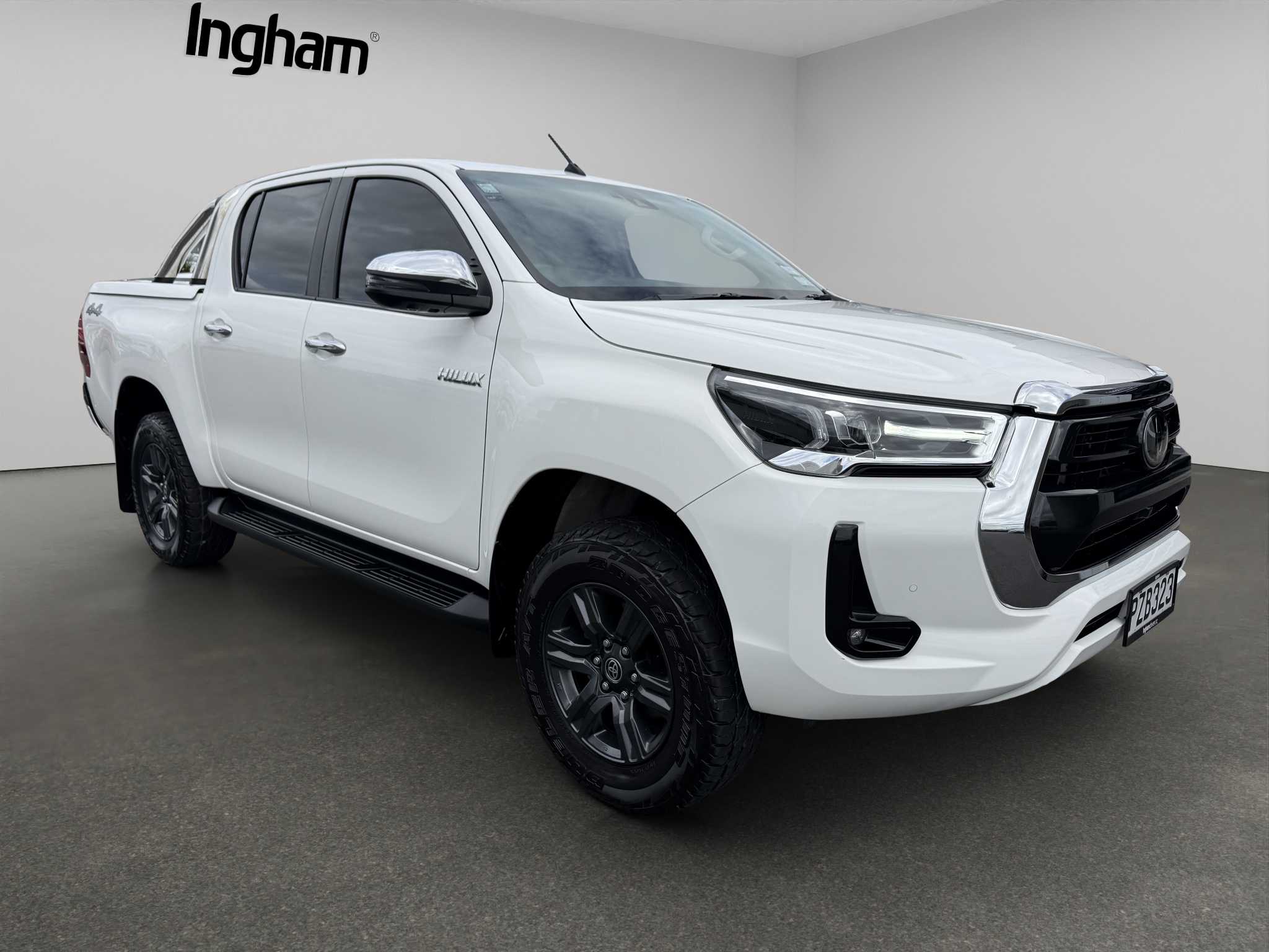 Toyota Hilux 2023 | SR5 4WD Manual 2.8D