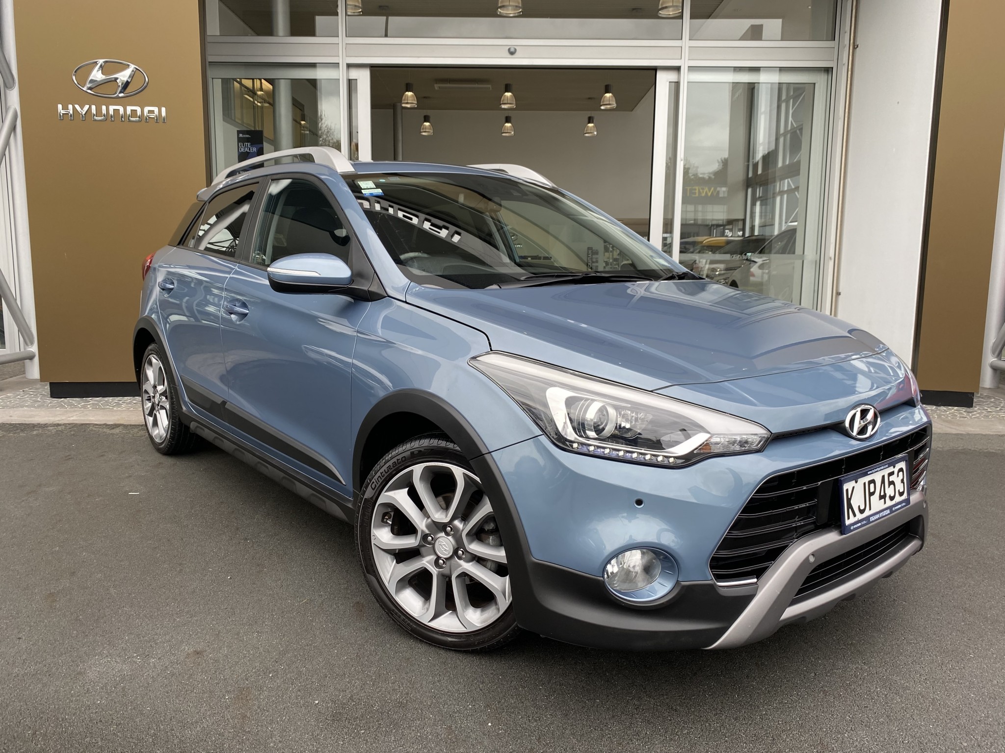 Hyundai i20 2017 | 1.4L Petrol Cross 5S 2WD