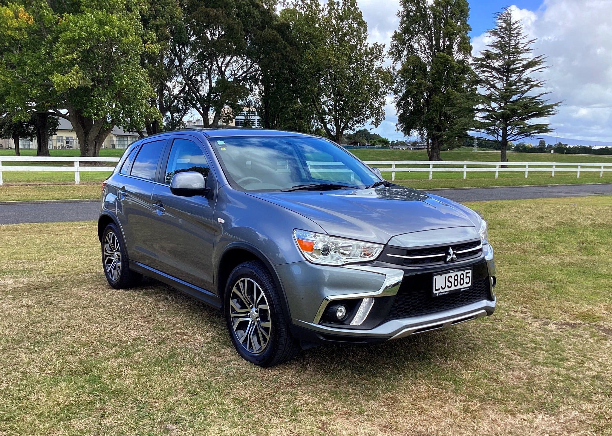 Mitsubishi ASX 2018 | XLS, 2L Petrol, CVT, FWD, SUV.