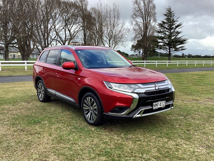 Mitsubishi Outlander 2021 | LS, 2.4L Petrol, CVT, 7 Seat, SUV.
