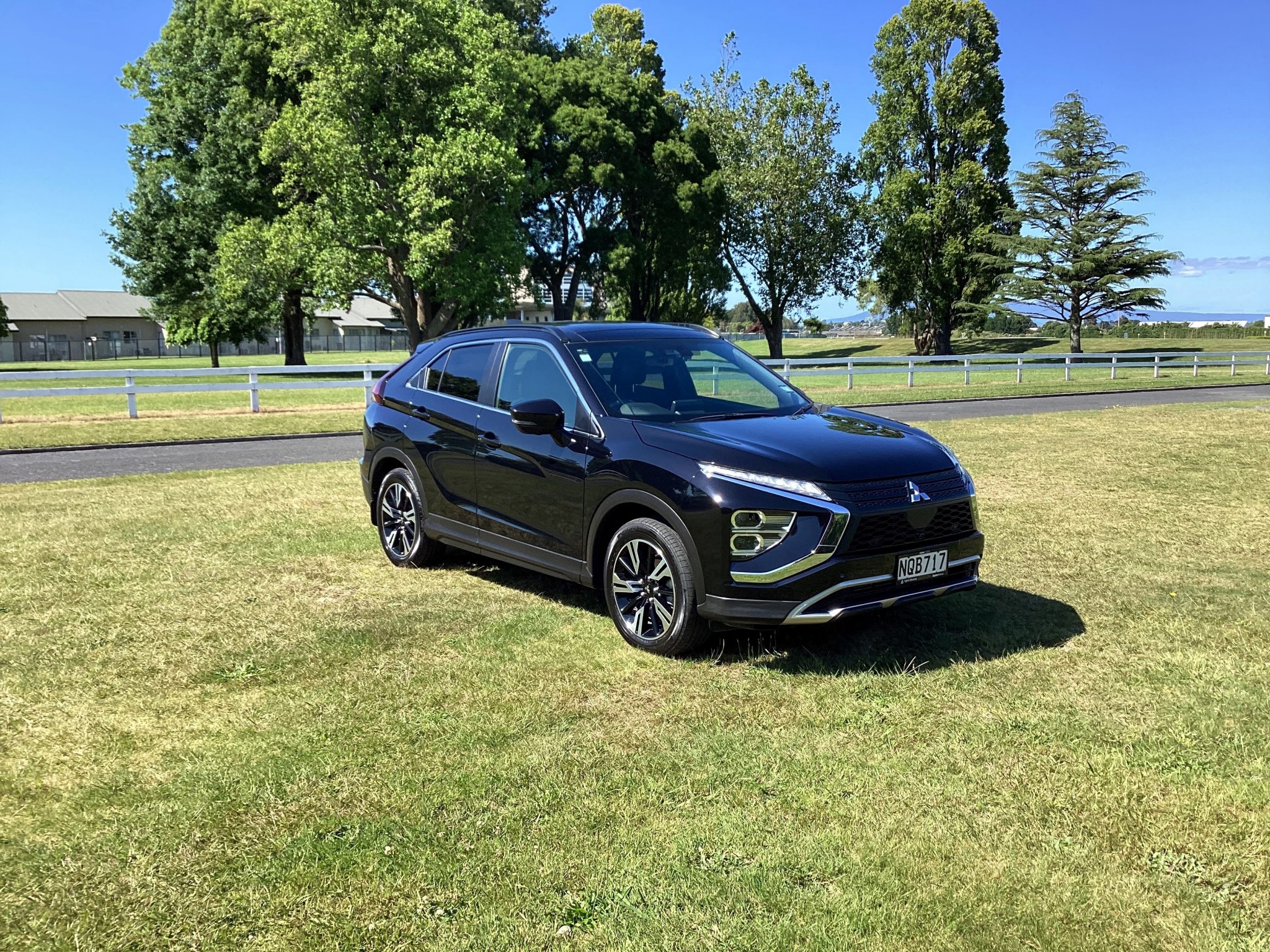 Mitsubishi Eclipse Cross 2021 | VRX, 1.5L Petrol Turbo, 4WD, 8 Stage ...