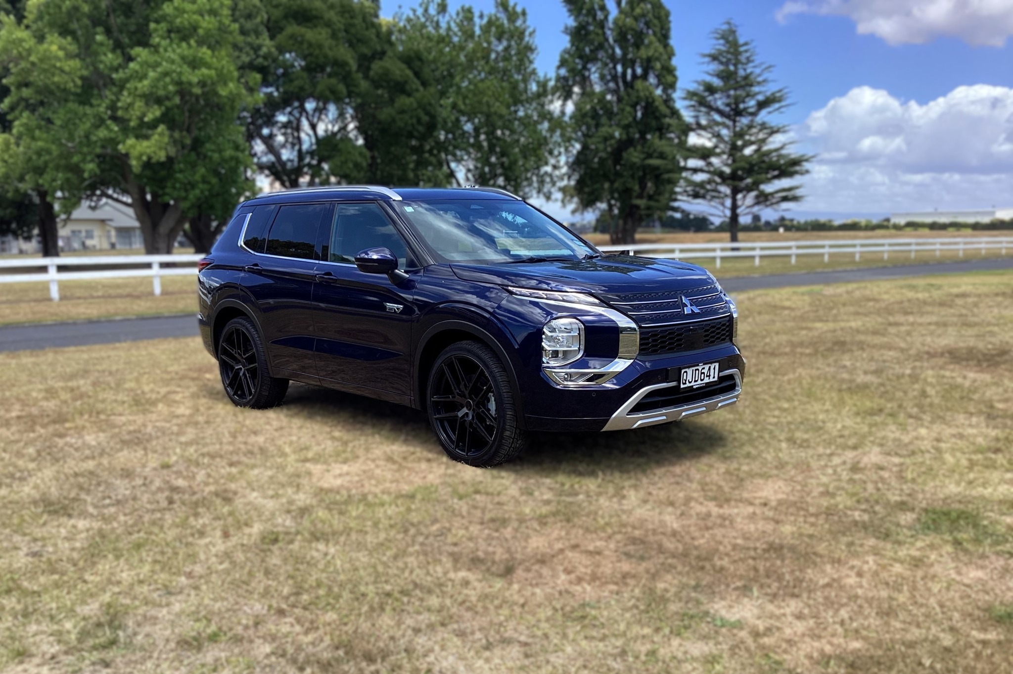 Mitsubishi Outlander 2023 | AWD, VRX PHEV, CVT, Plug in Hybrid, 7 Seat ...