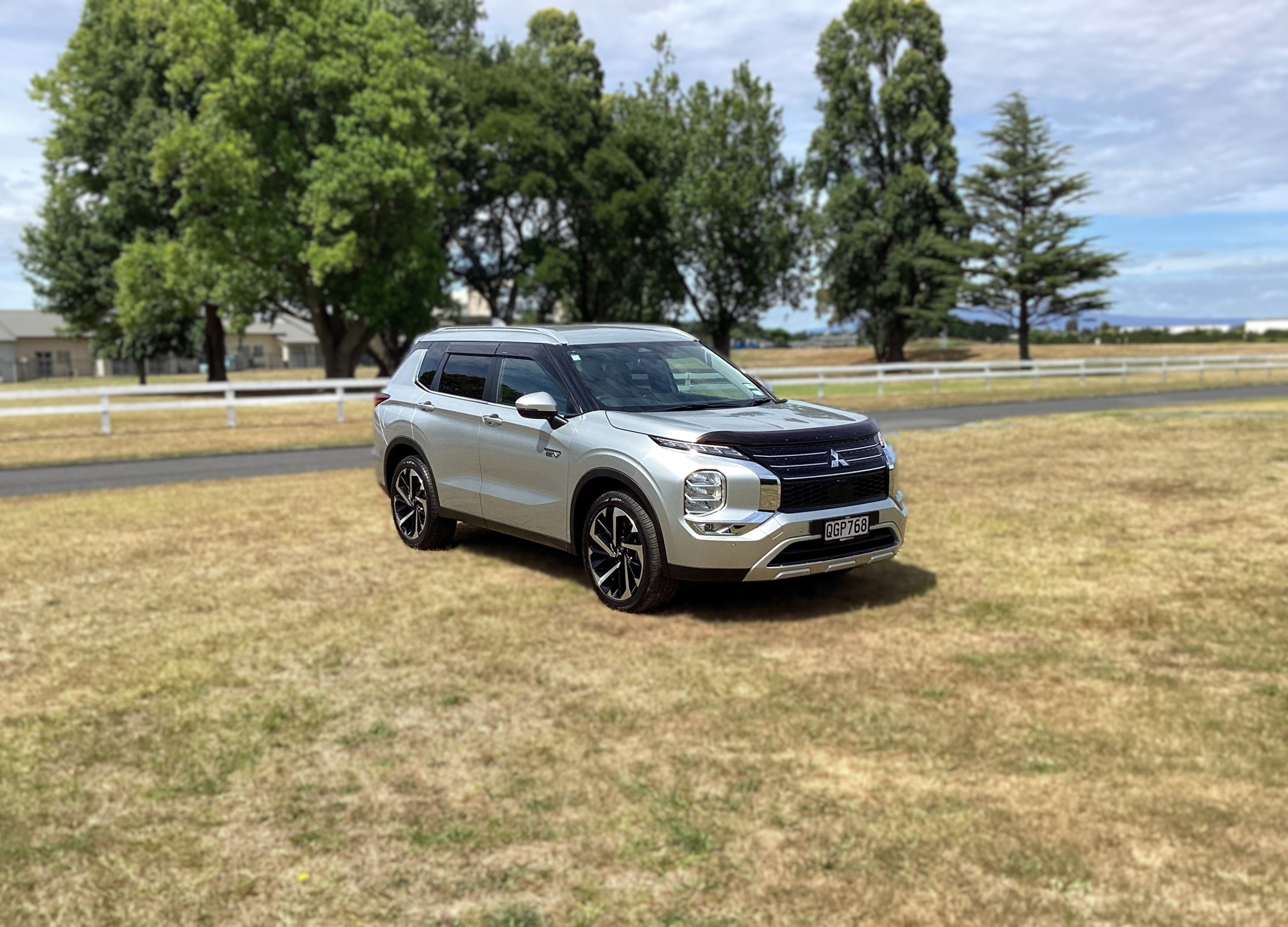 Mitsubishi Outlander 2023 | XLS, AWD, Auto, 7 SEAT, PHEV SUV.