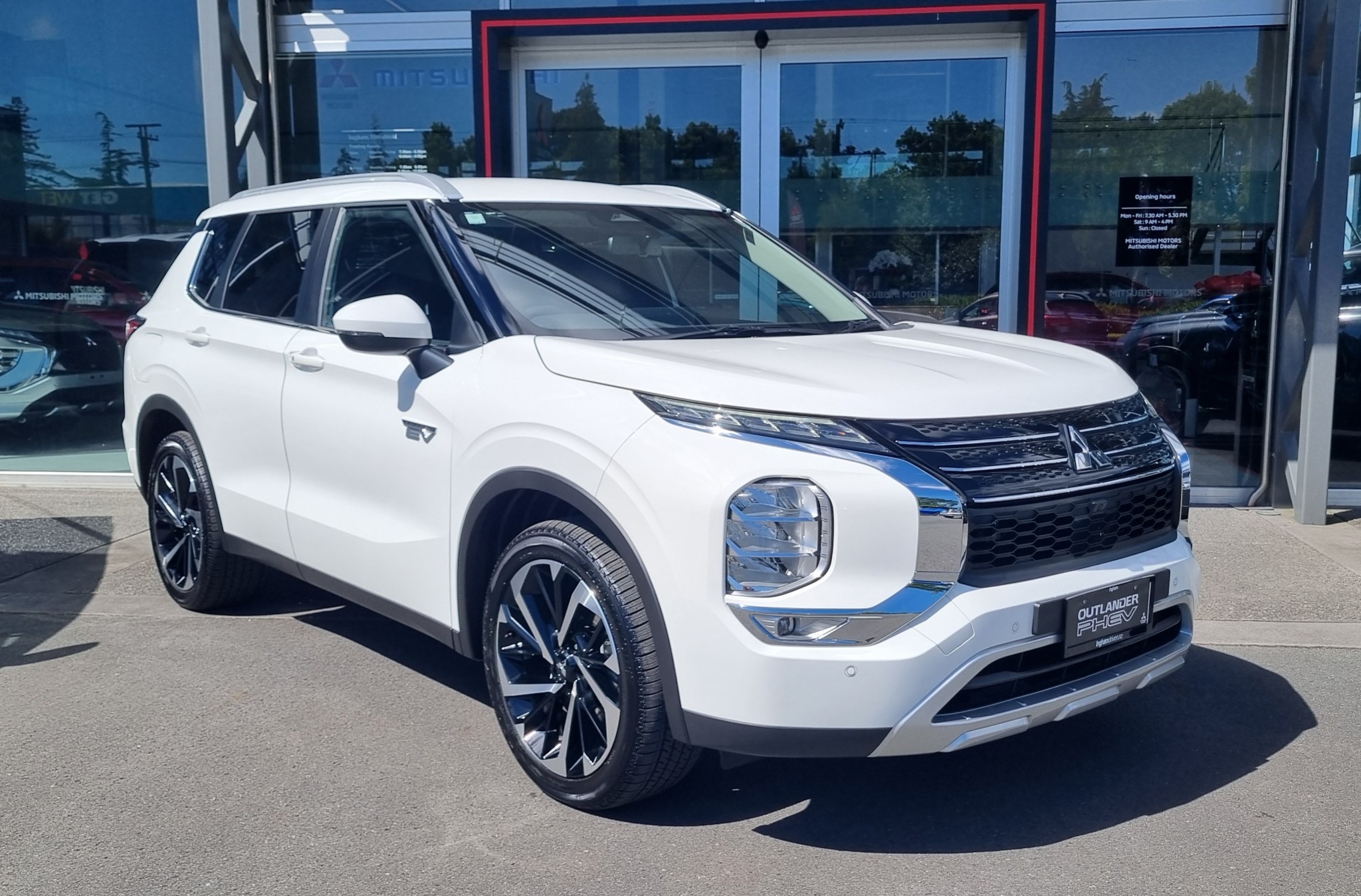 Mitsubishi Outlander 2025 | XLS PHEV/4WD/AT