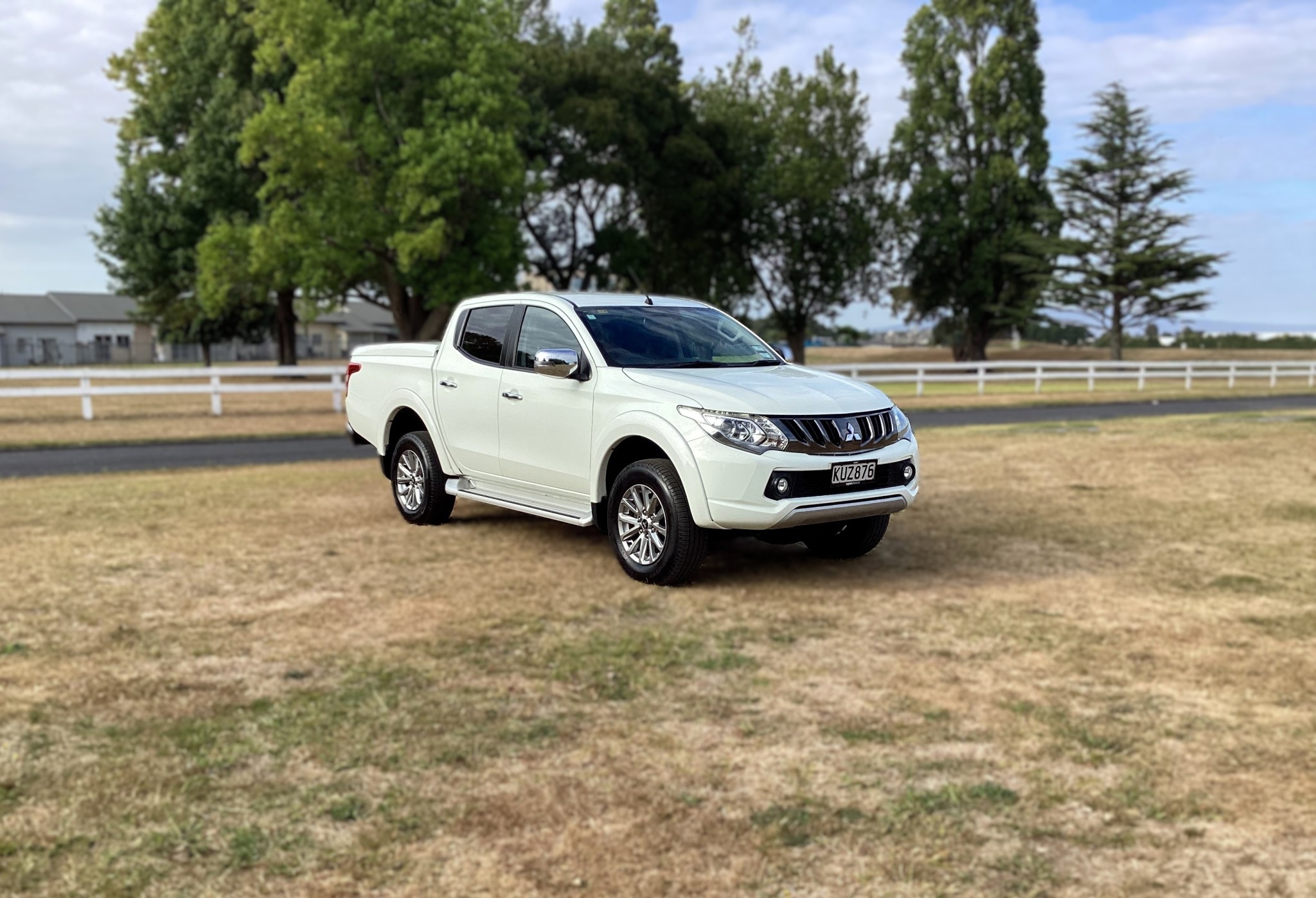 Mitsubishi Triton 2017 | VRX, 2WD, 2.4L Turbo Diesel, Auto, Doublecab, Ute