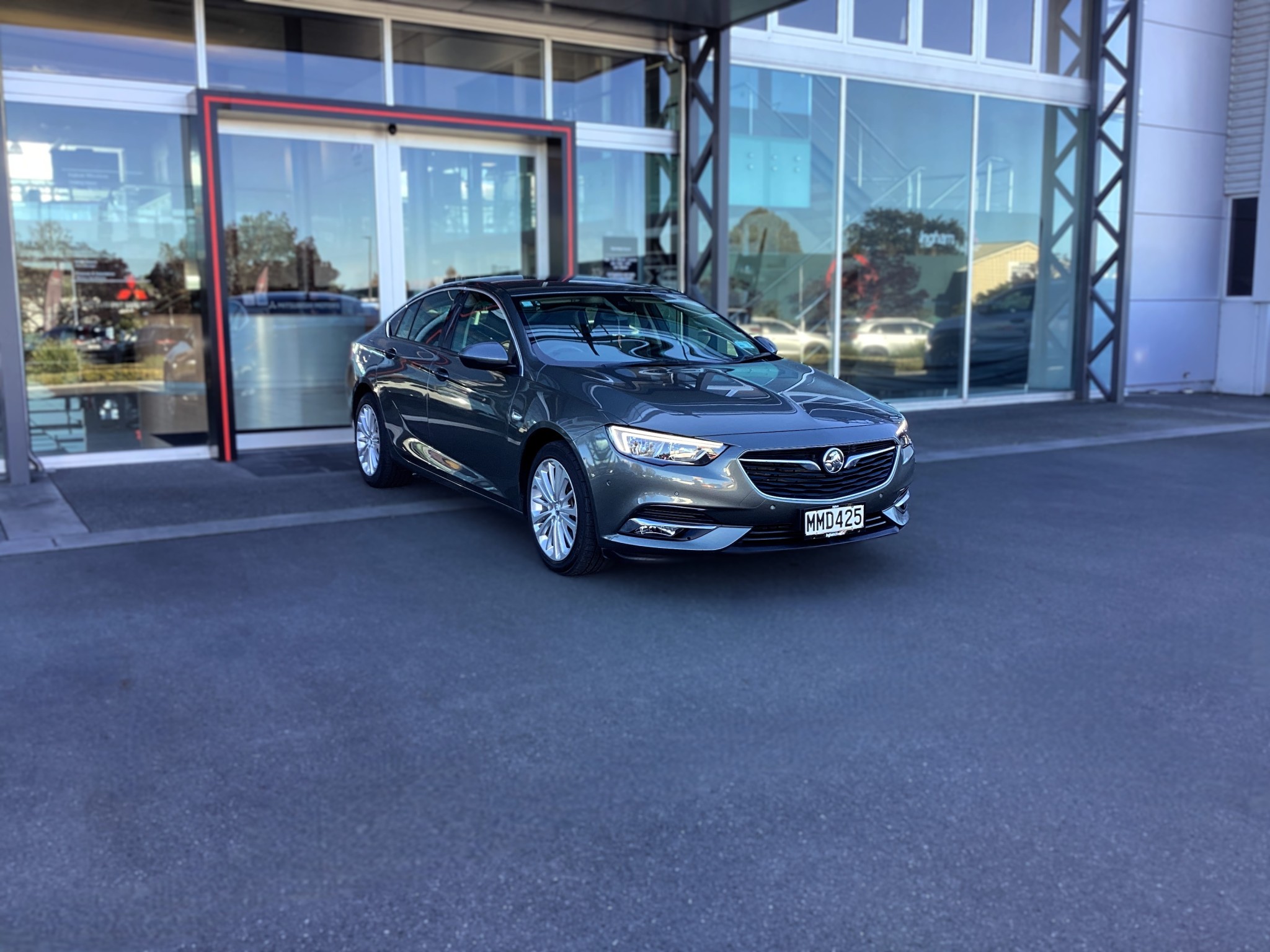 Holden Commodore 2019 | CALAIS, 2.0L Petrol - Turbo, 9 Speed Automatic.