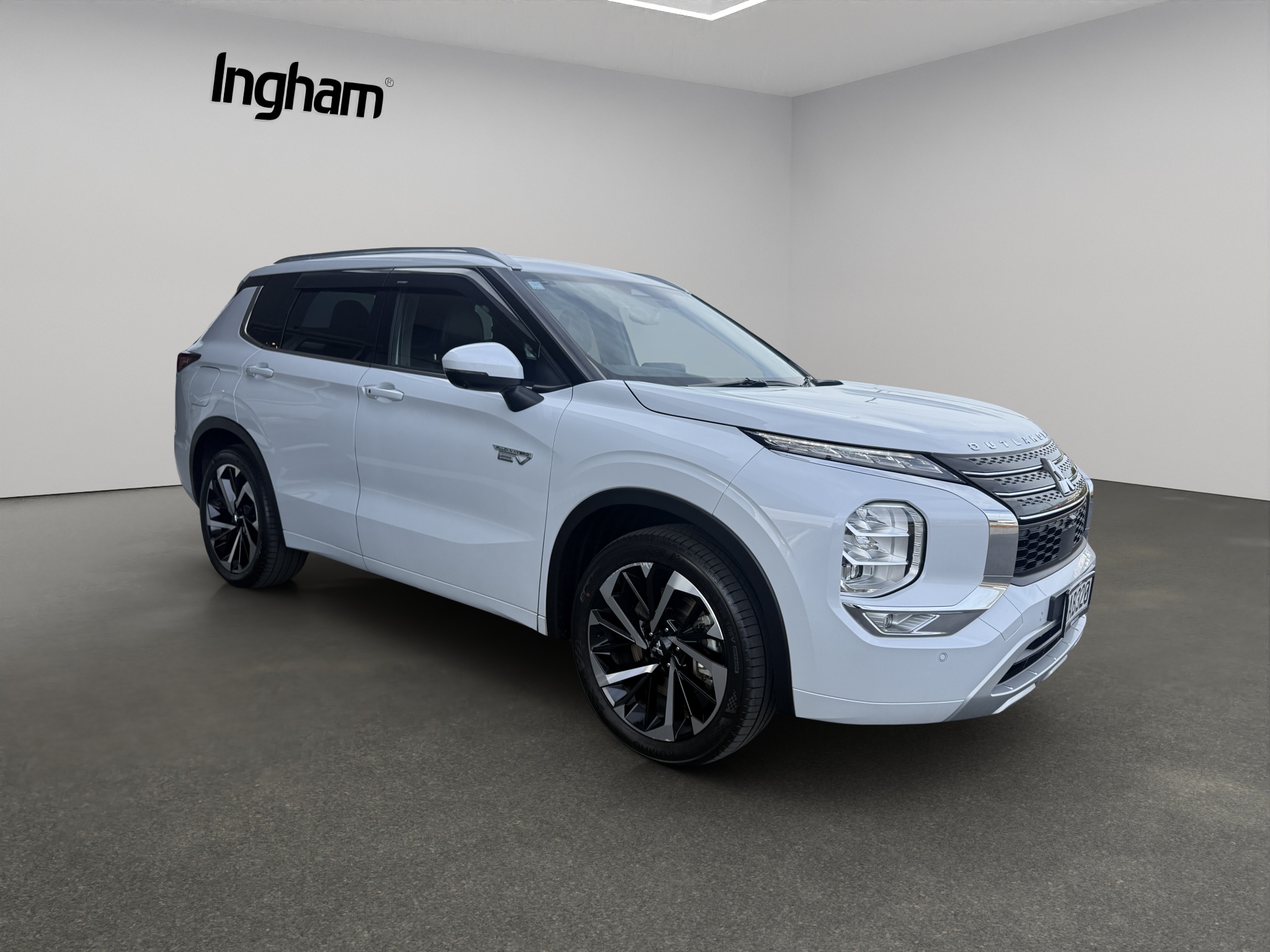 Mitsubishi Outlander 2023 | VRX PHEV/4WD/AT