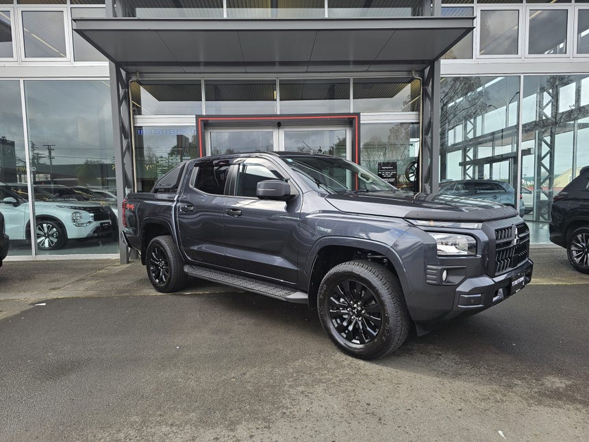 Mitsubishi Triton 2025 | DC GLX SPORT 4WD 6AT