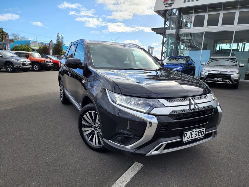 Mitsubishi Outlander 2022 | LS 2.4P