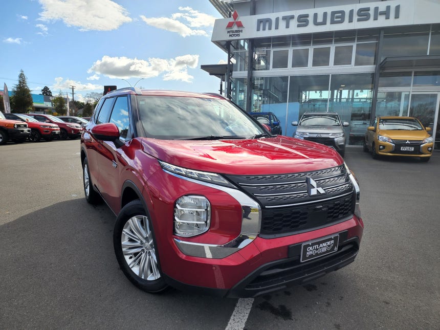 Mitsubishi Outlander 2022 | LS PHEV 4WD
