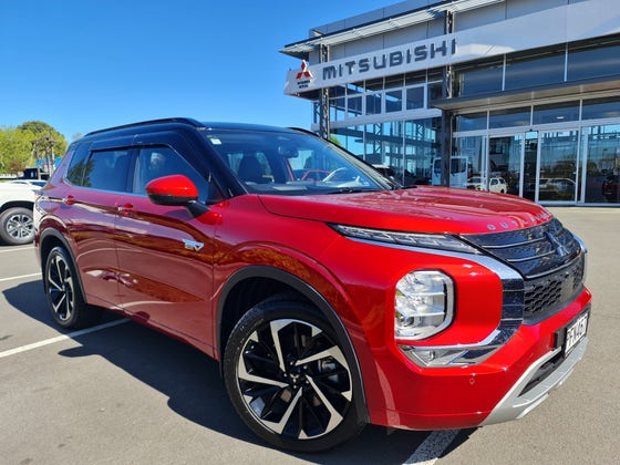 Mitsubishi Outlander 2022 | VRX PHEV 4WD