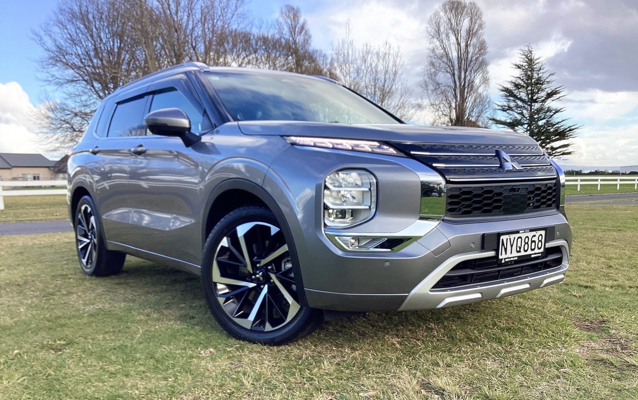 Mitsubishi Outlander 2021 | VRX, 2.5L Petrol, CVT, SUV.