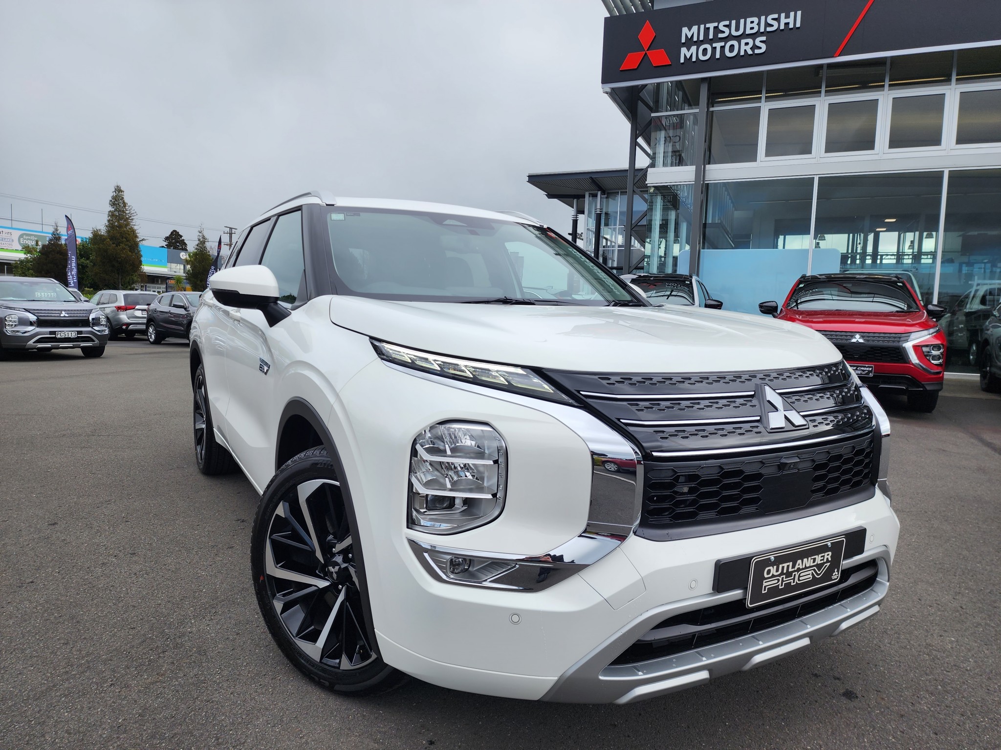 Mitsubishi Outlander 2025 | VRX PHEV 4WD