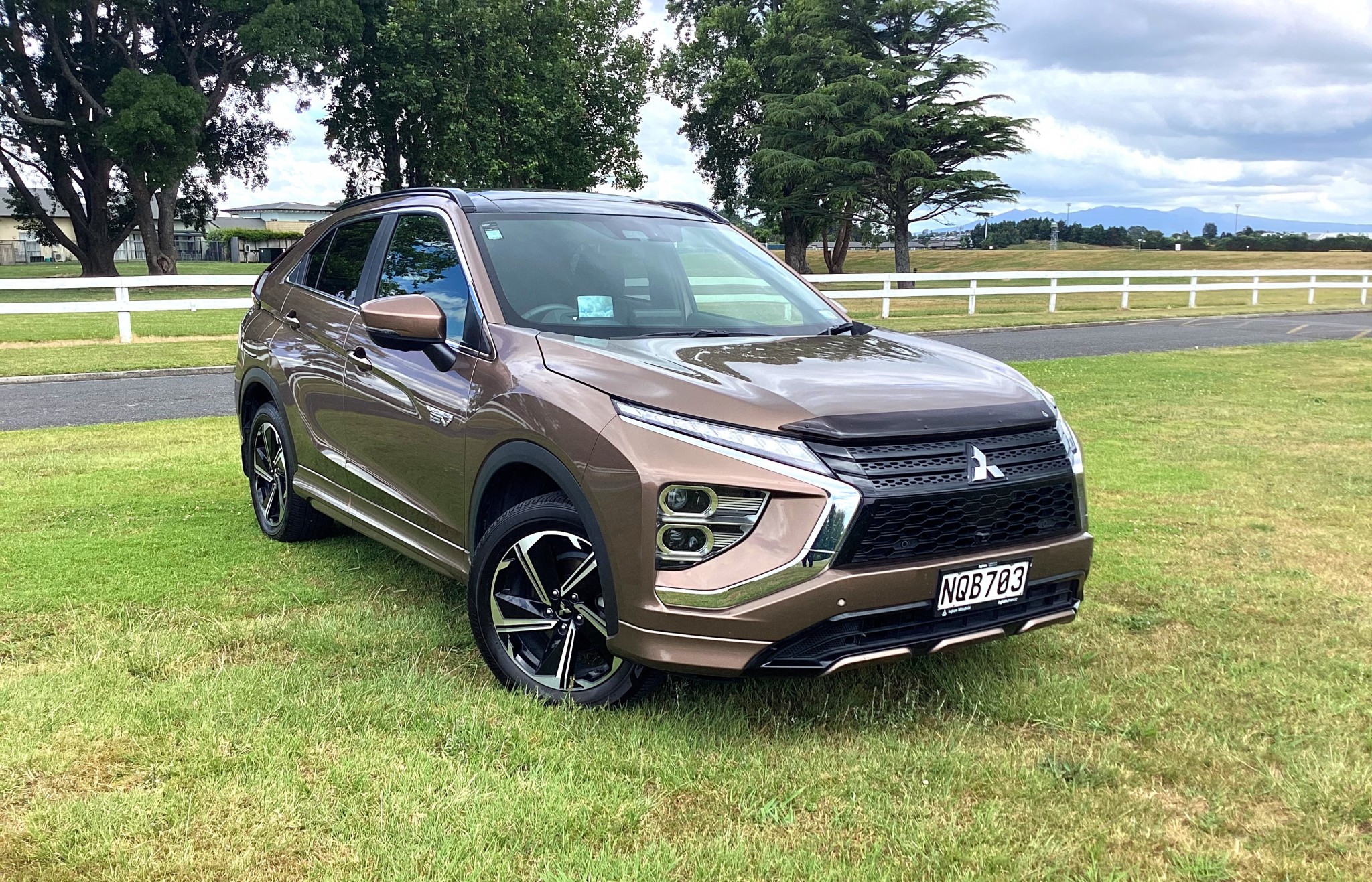 Mitsubishi Eclipse Cross 2021 | VRX, PHEV,4WD, Automatic, SUV.