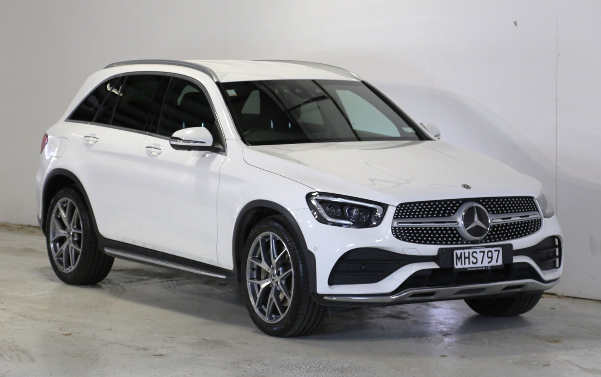 Mercedes-Benz GLC 300 2019 | NZ New AMG Line 190Kw MBUX Multibeams