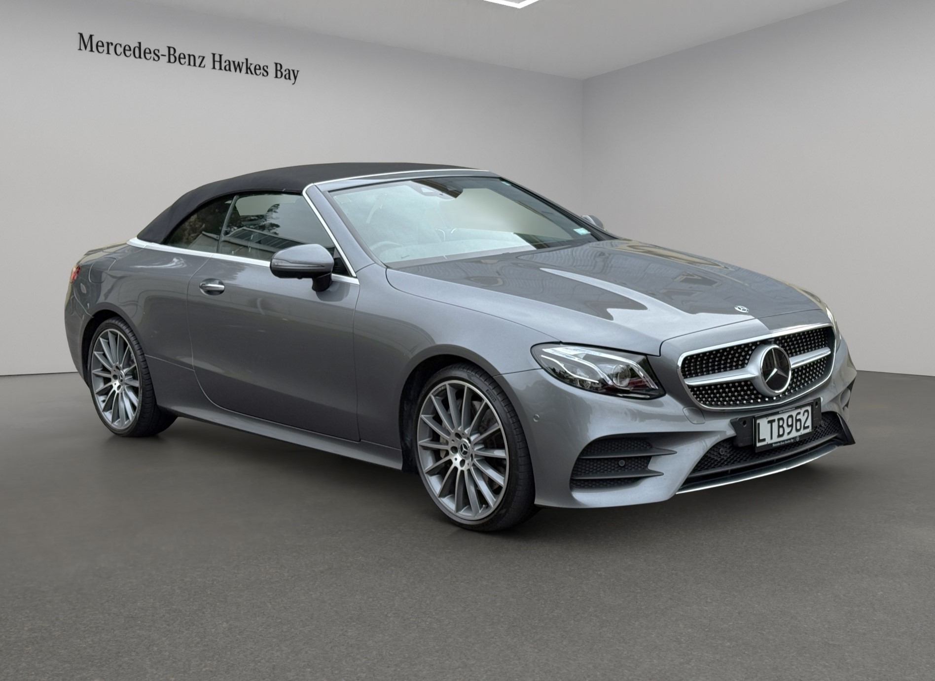 Mercedes-Benz E 300 2018 | NZ New Cabriolet AMG Line AIRMATIC 180Kw