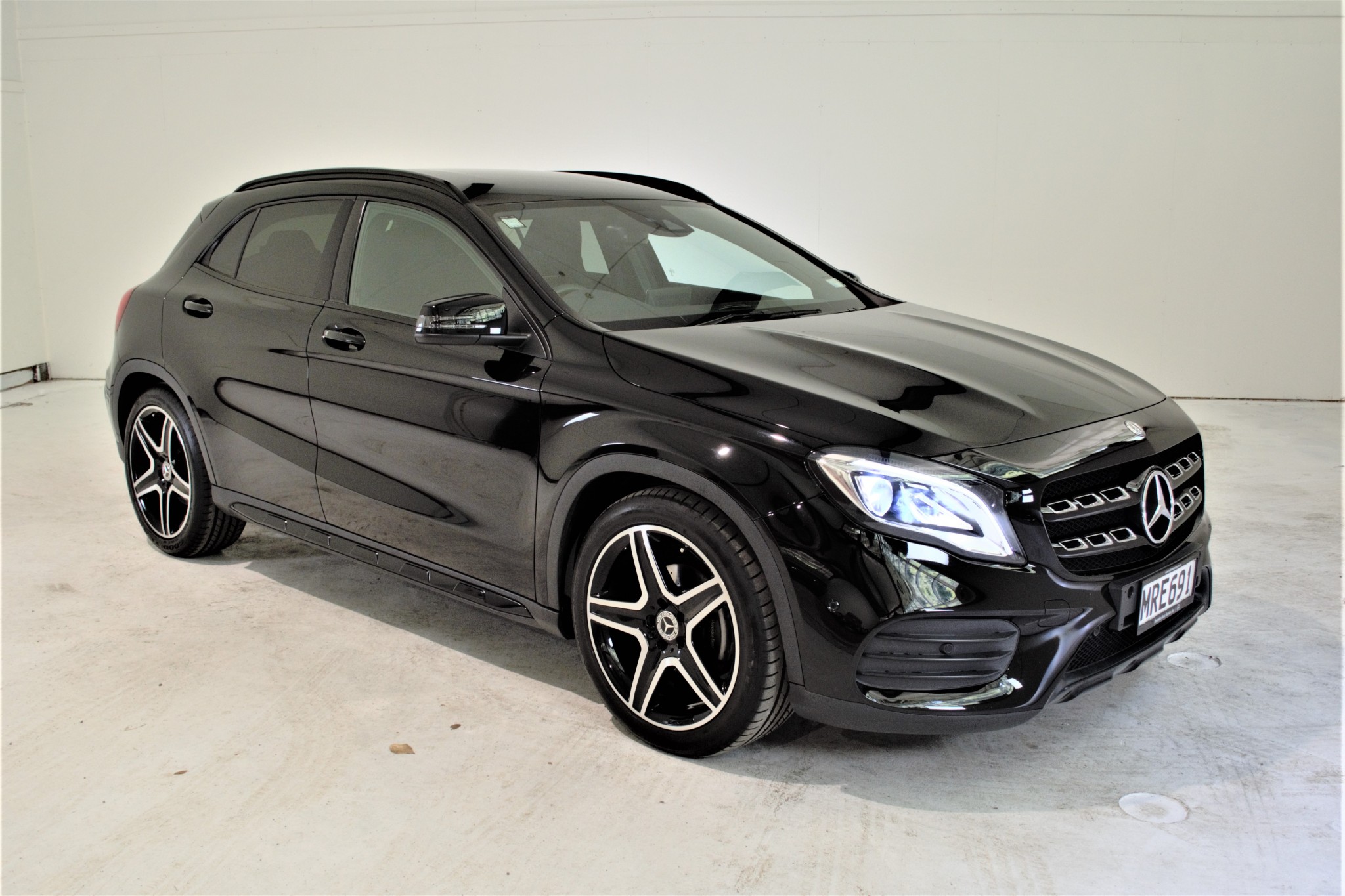 Mercedes-Benz GLA 180 2020 | AMG line,Turbo,NZ new,7spd