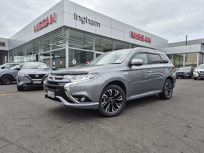 Mitsubishi Outlander 2018 | VRX PHEV/4WD/AT