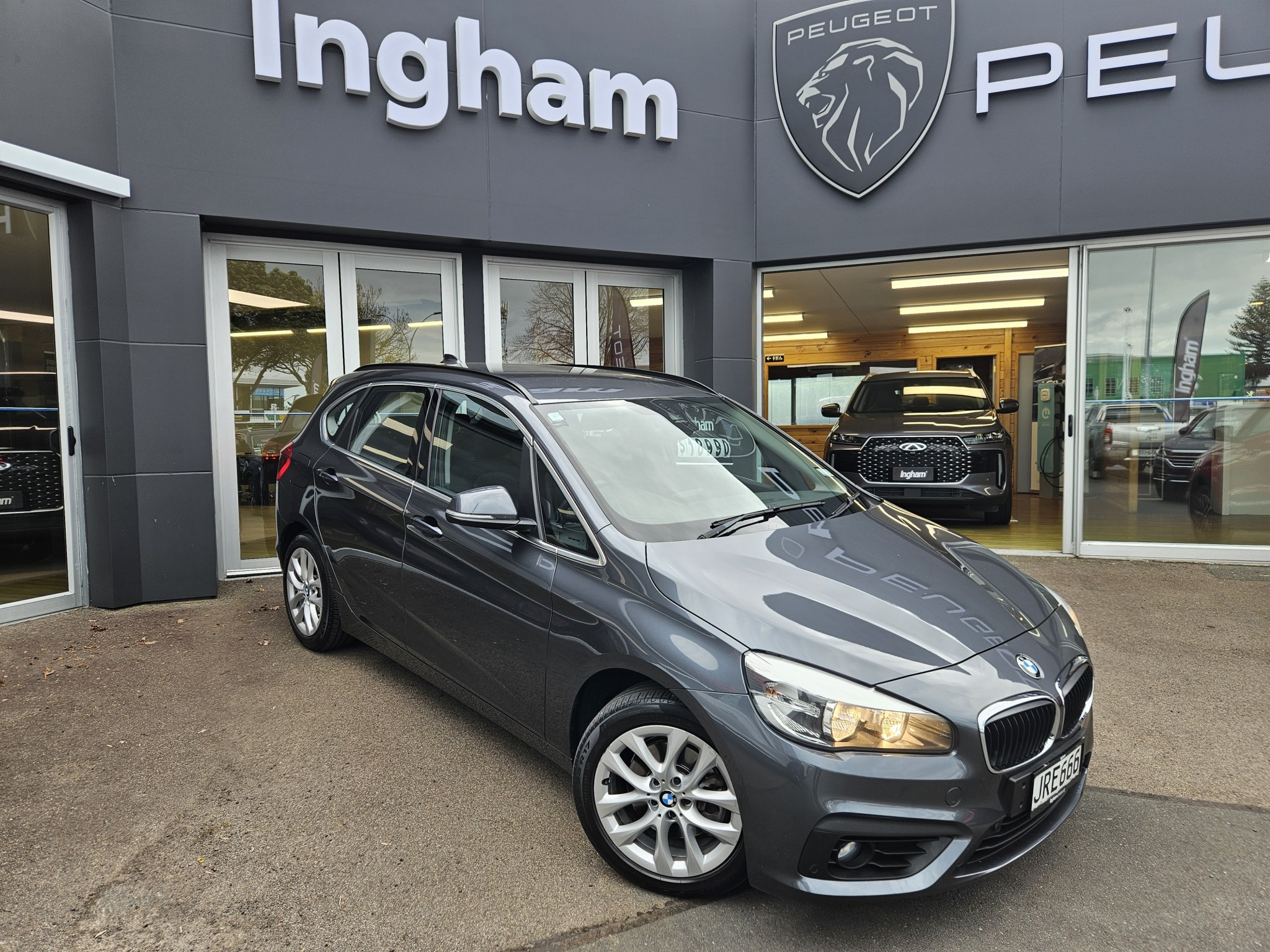 BMW 218i 2016 | 1.5P 6AT Hatch