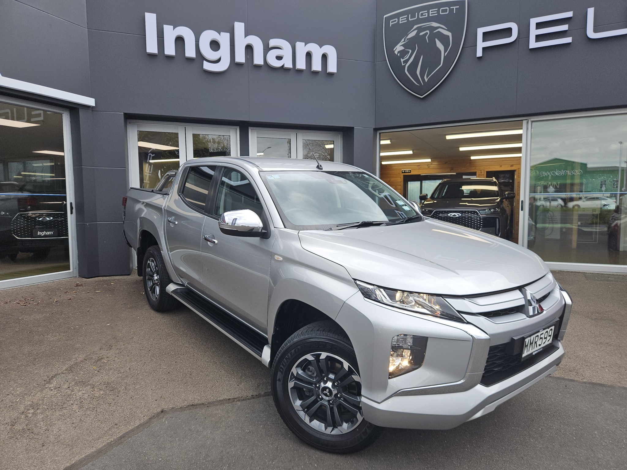 Mitsubishi Triton 2019 | DC GLXR 6AT 2.4D/6AT