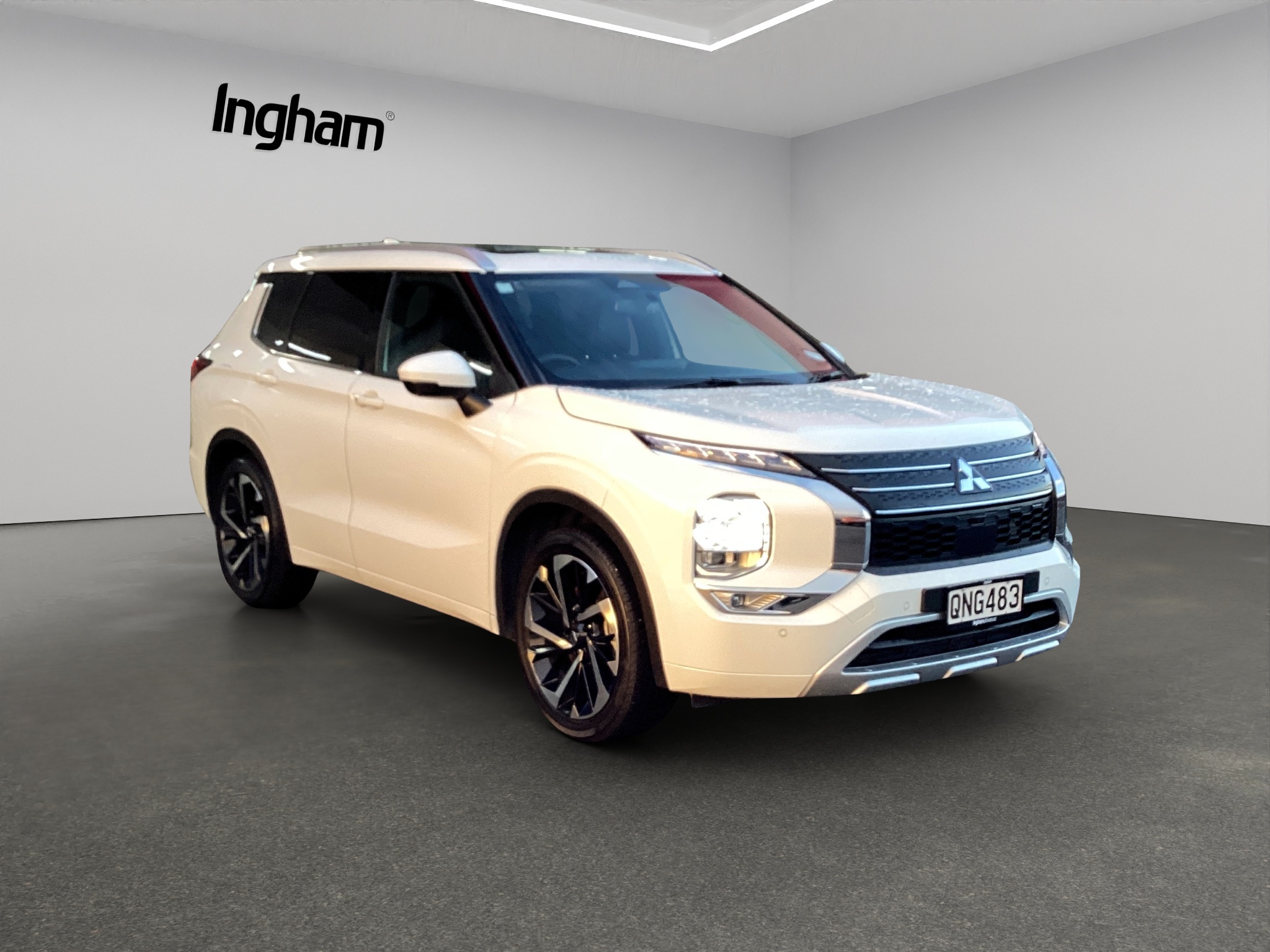 Mitsubishi Outlander 2024 | VRX, 2.5L Petrol, AWD, CVT, 7 Seat, SUV.