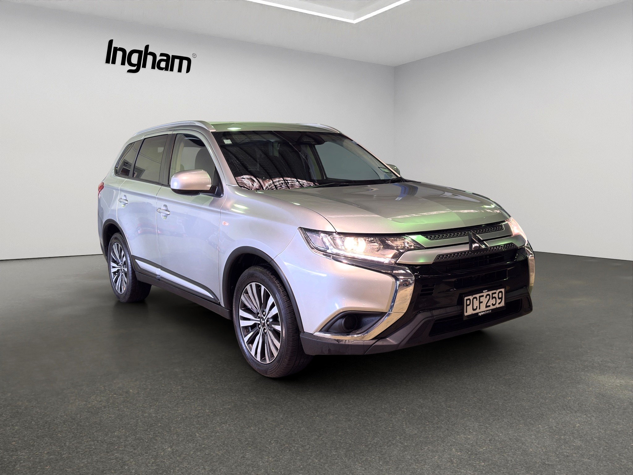 Mitsubishi Outlander 2022 | LS, 2.4L Petol, 4WD, CVT, 7 Seat, SUV.