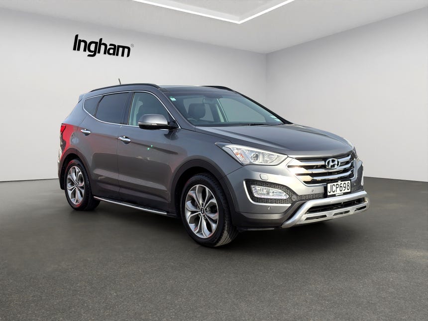 Hyundai Santa Fe 2015 | Limited, AWD, 2.2L Turbo Diesel, 7 Seat, SUV.
