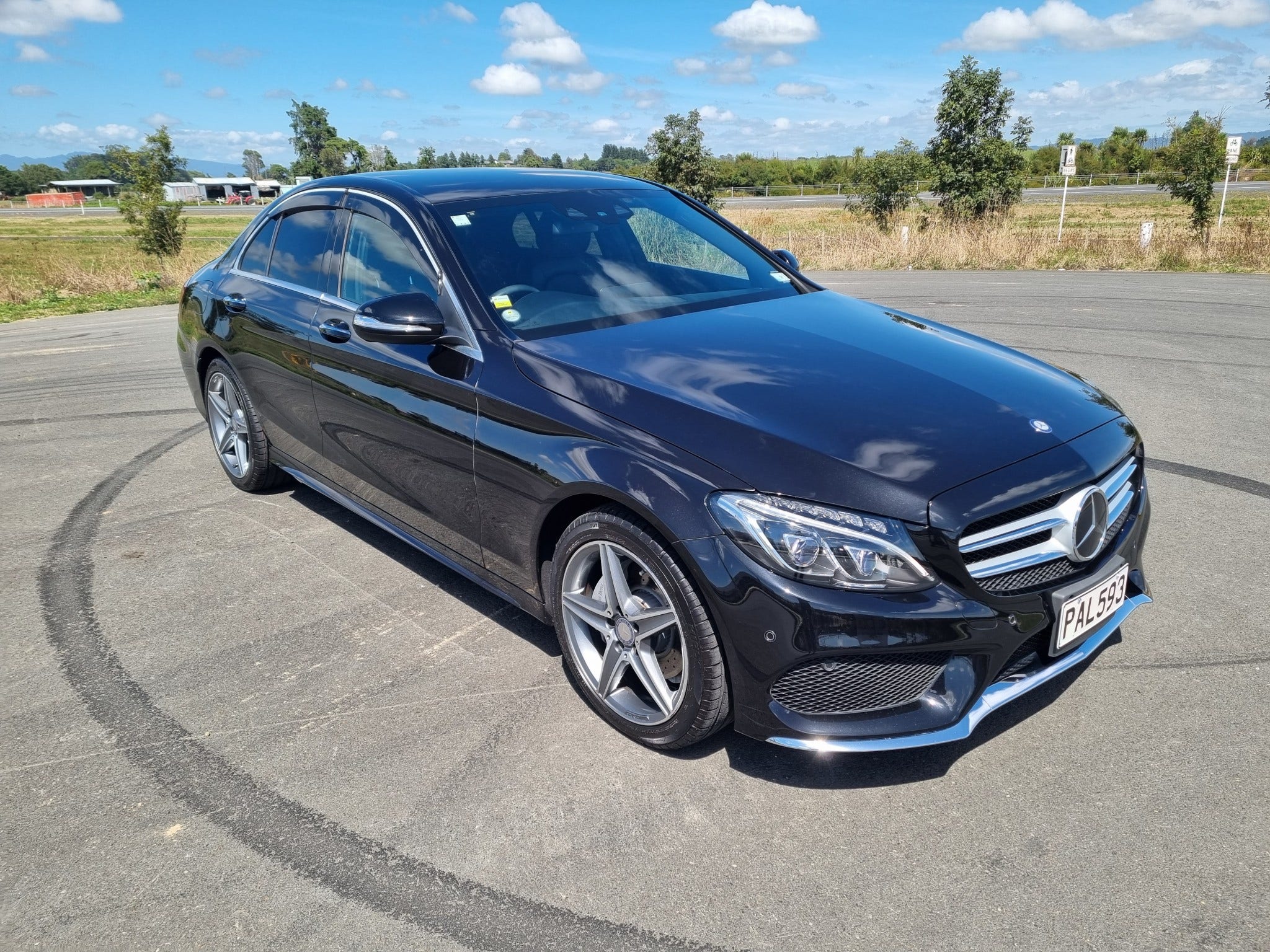 Mercedes-Benz C 180 2015 | AMG LINE