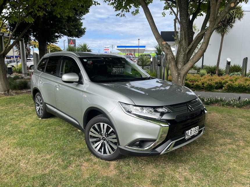 Mitsubishi Outlander 2021 | LS 2.4P/CVT 7 SEAT AUTO SUV PETROL