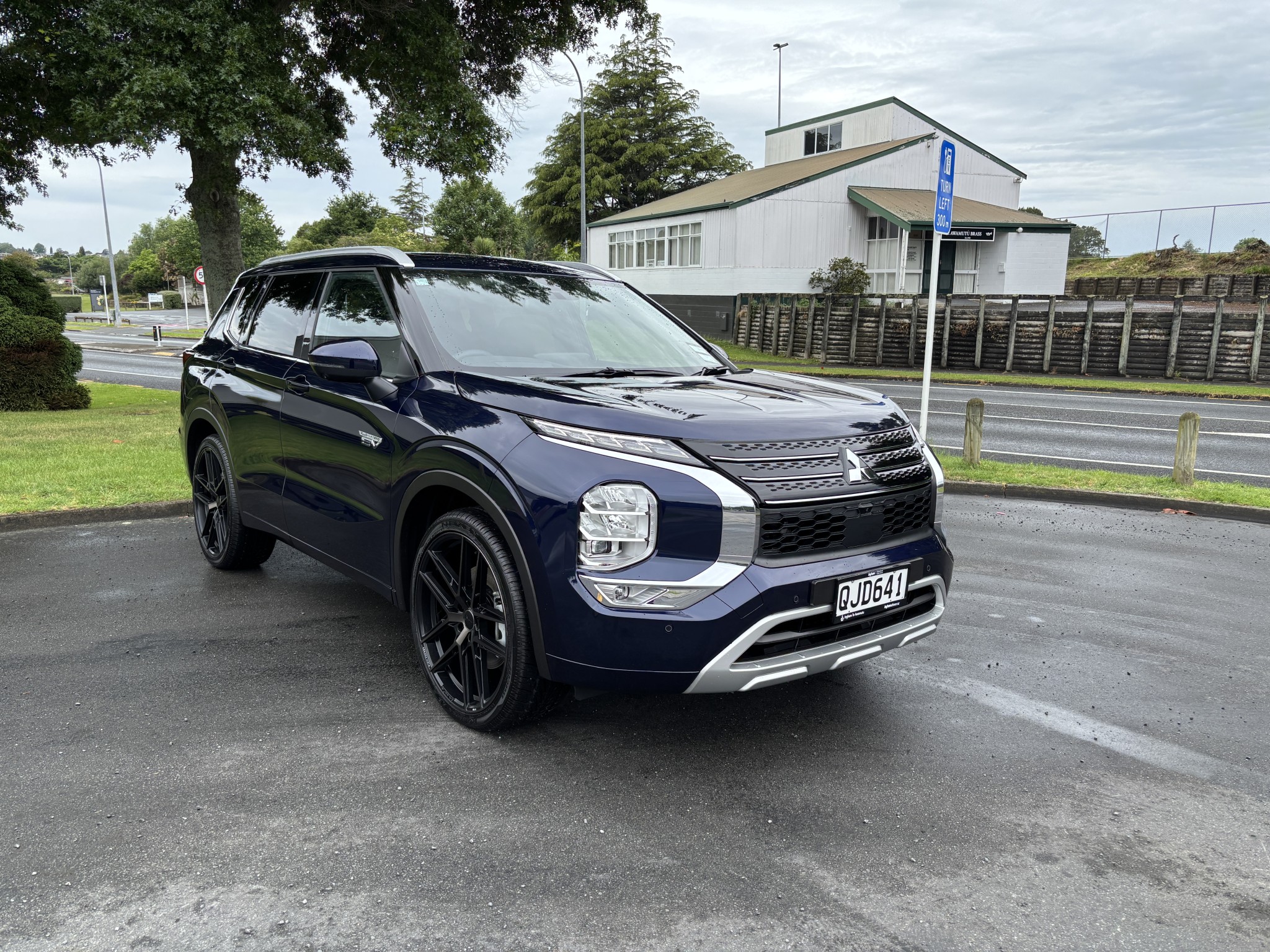 Mitsubishi Outlander 2023 | VRX PHEV/4WD/AUTO 2.4 Plug in Hybrid AWD
