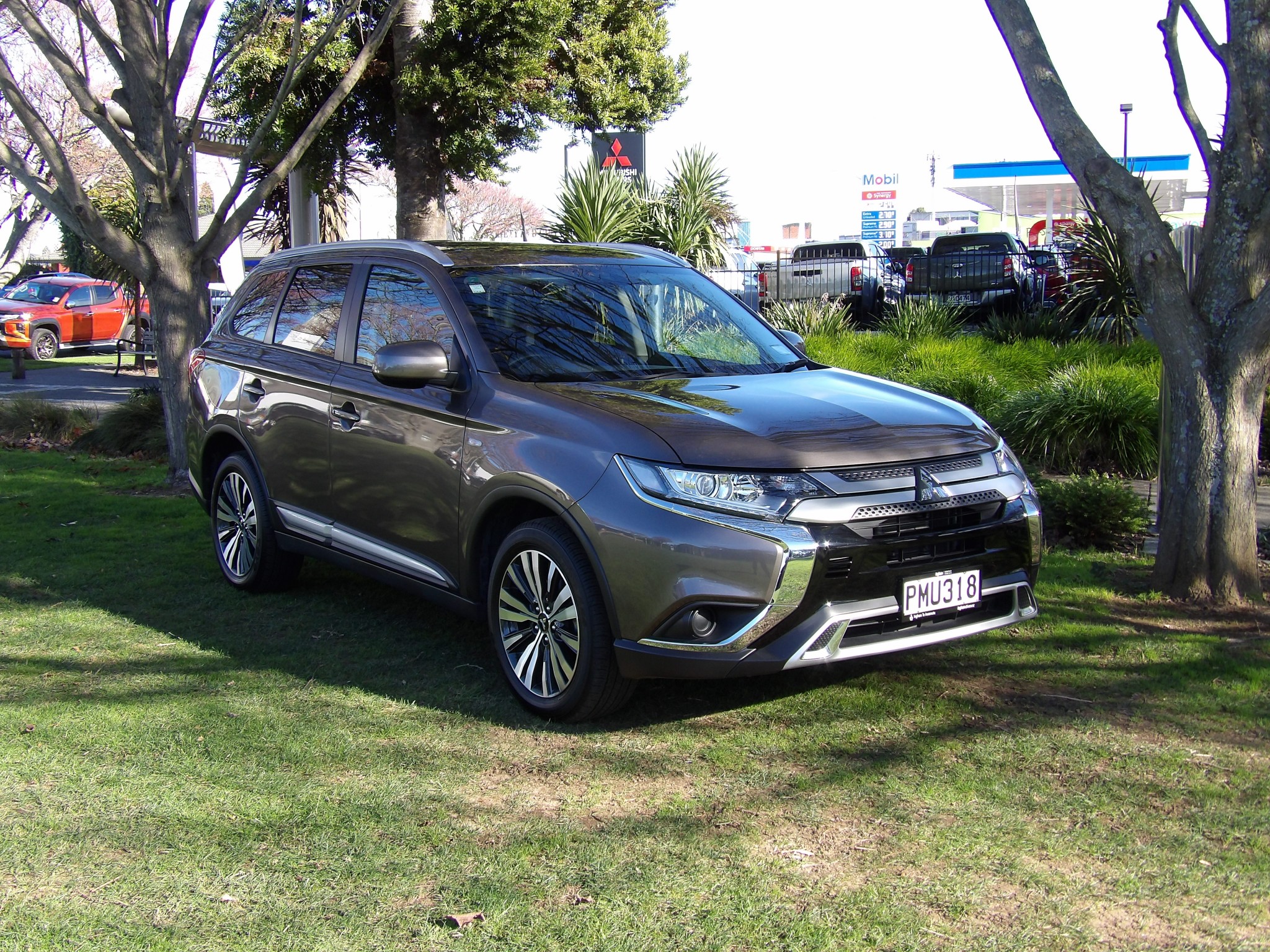 Mitsubishi Outlander 2022 | LS 2.4P/CVT 2WD AUTO 7 SEAT PETROL