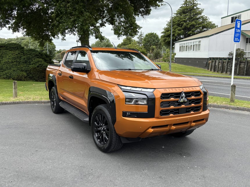 Mitsubishi Triton 2025 | DC VRX 4WD 6AT 2.4DT AUTO 4WD TWIN TURBO