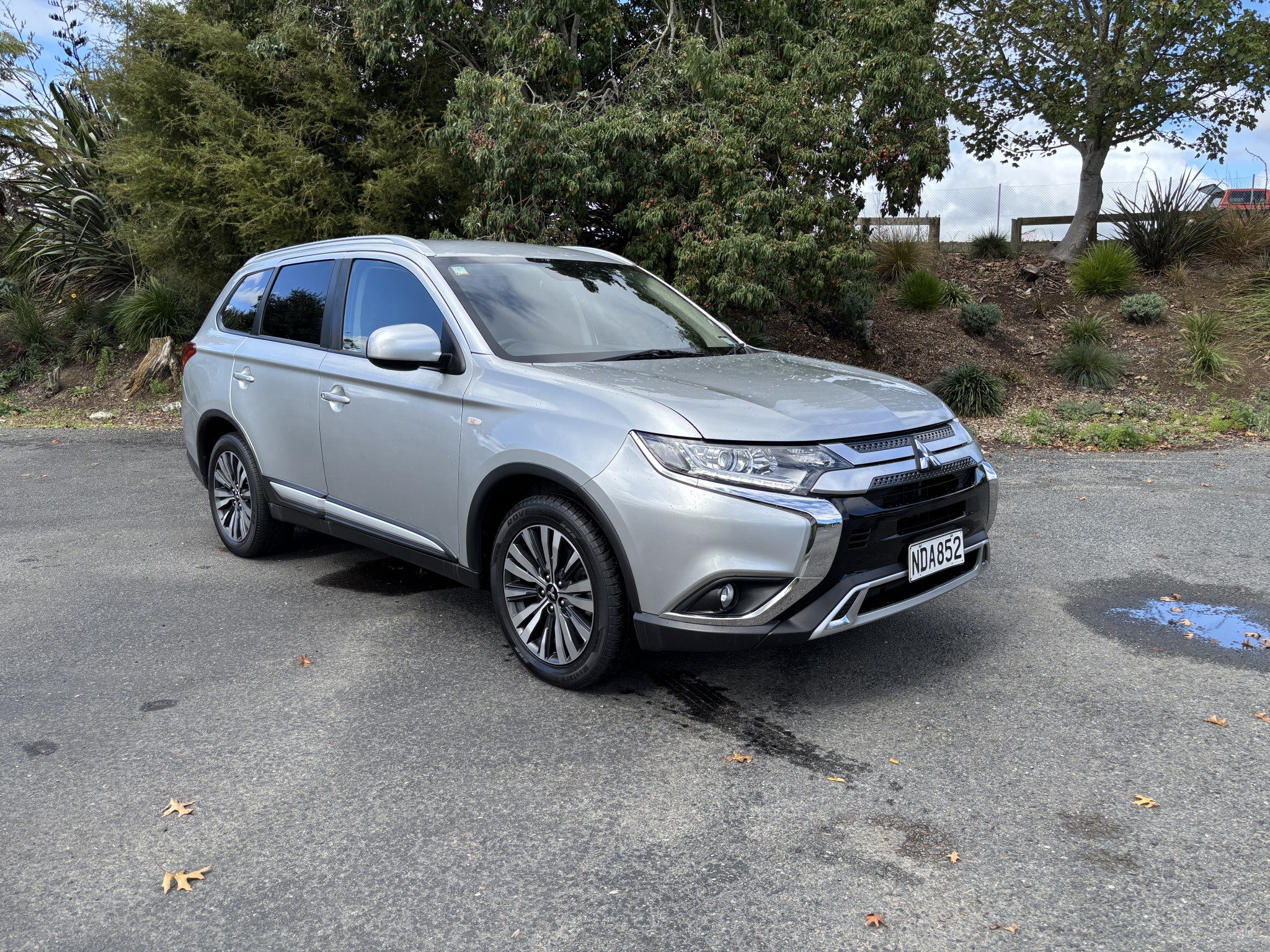 Mitsubishi Outlander 2020 | LS 2.4P/4WD/CVT 7 SEATER PETROL AWD