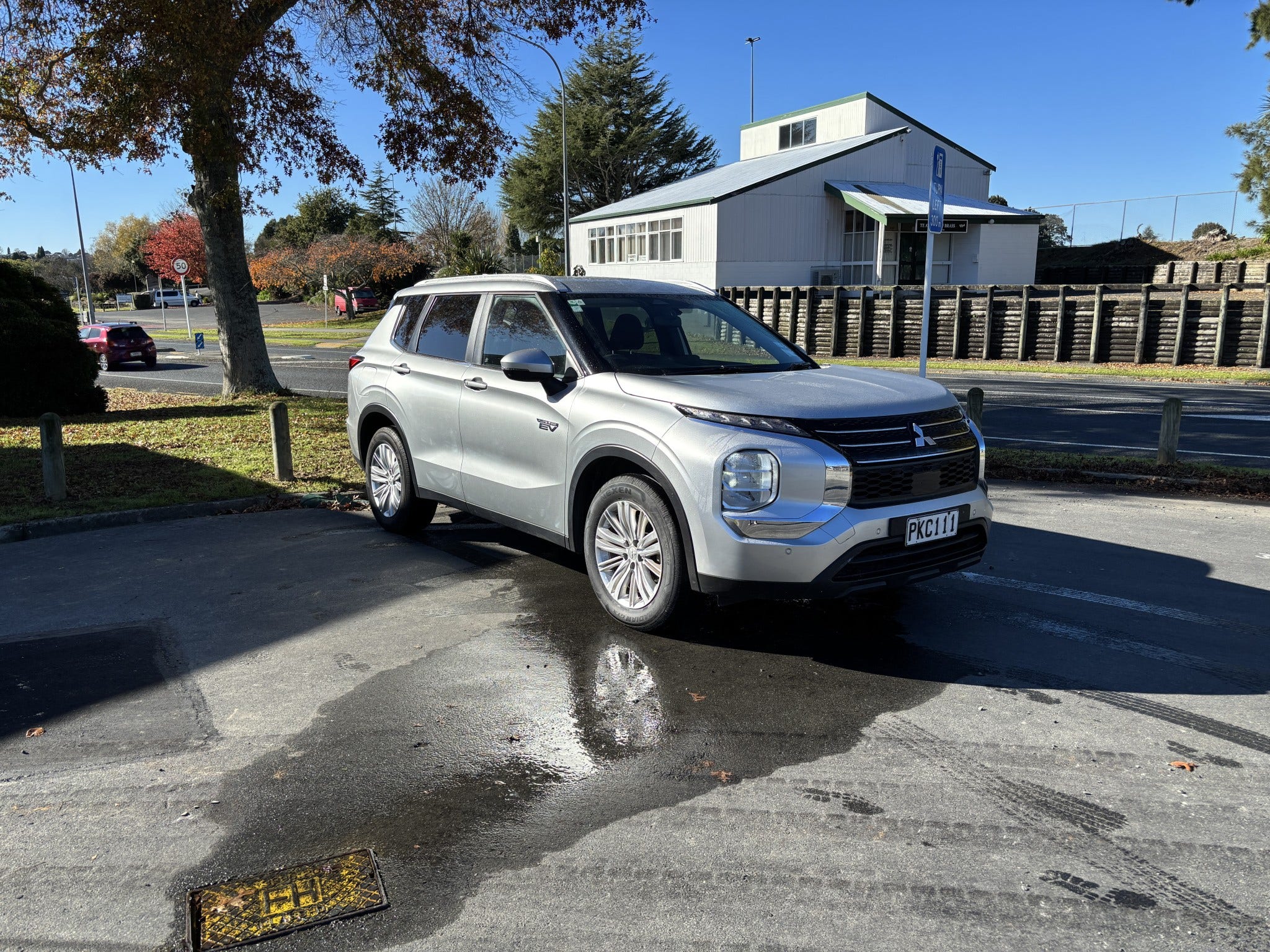 Mitsubishi Outlander 2022 | LS PHEV/4WD/AT AUTO HYBRID PETROL PLUG IN