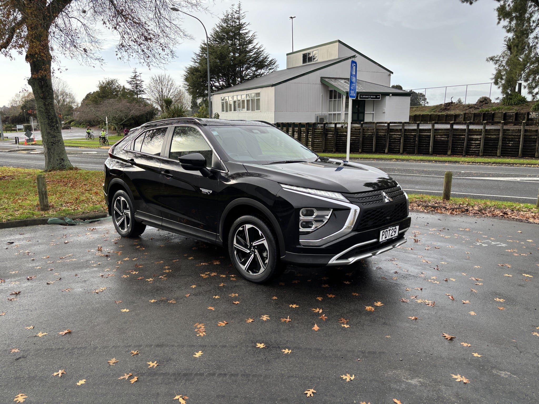Mitsubishi Eclipse Cross 2022 | XLS PHEV/4WD/AT AUTO AWD PLUG IN HYBRID