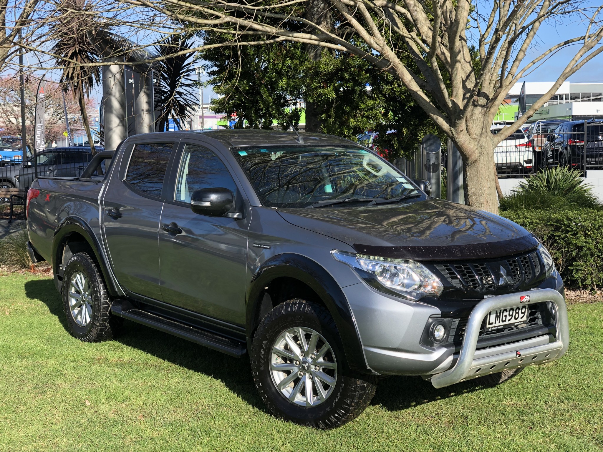 Mitsubishi Triton 2018 | GLSB 2.4D DC 4WD 6sp Manual Black Edition 4X4